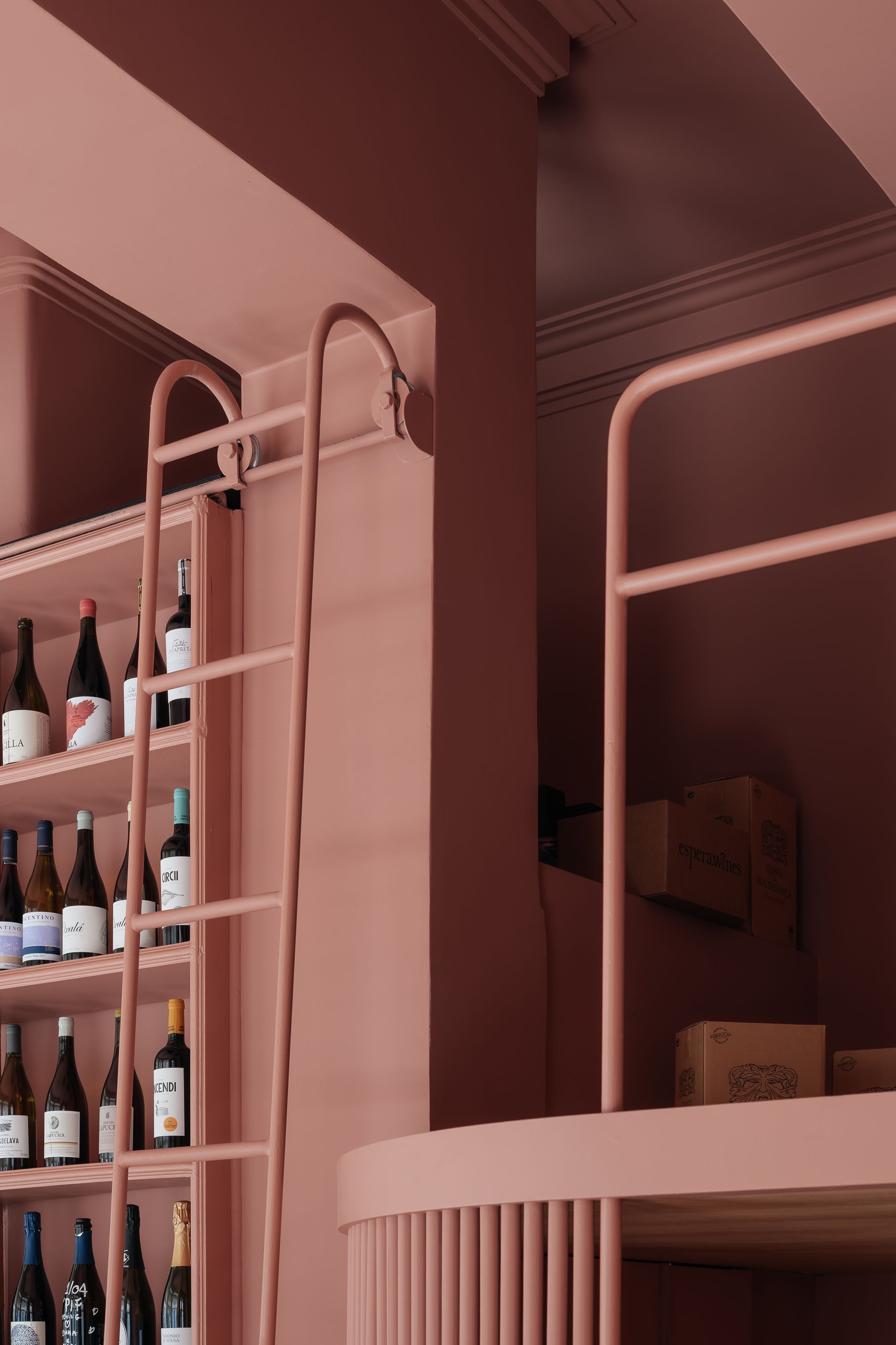 Galeria de O PIF wine bar / maxime mangold architect - 6