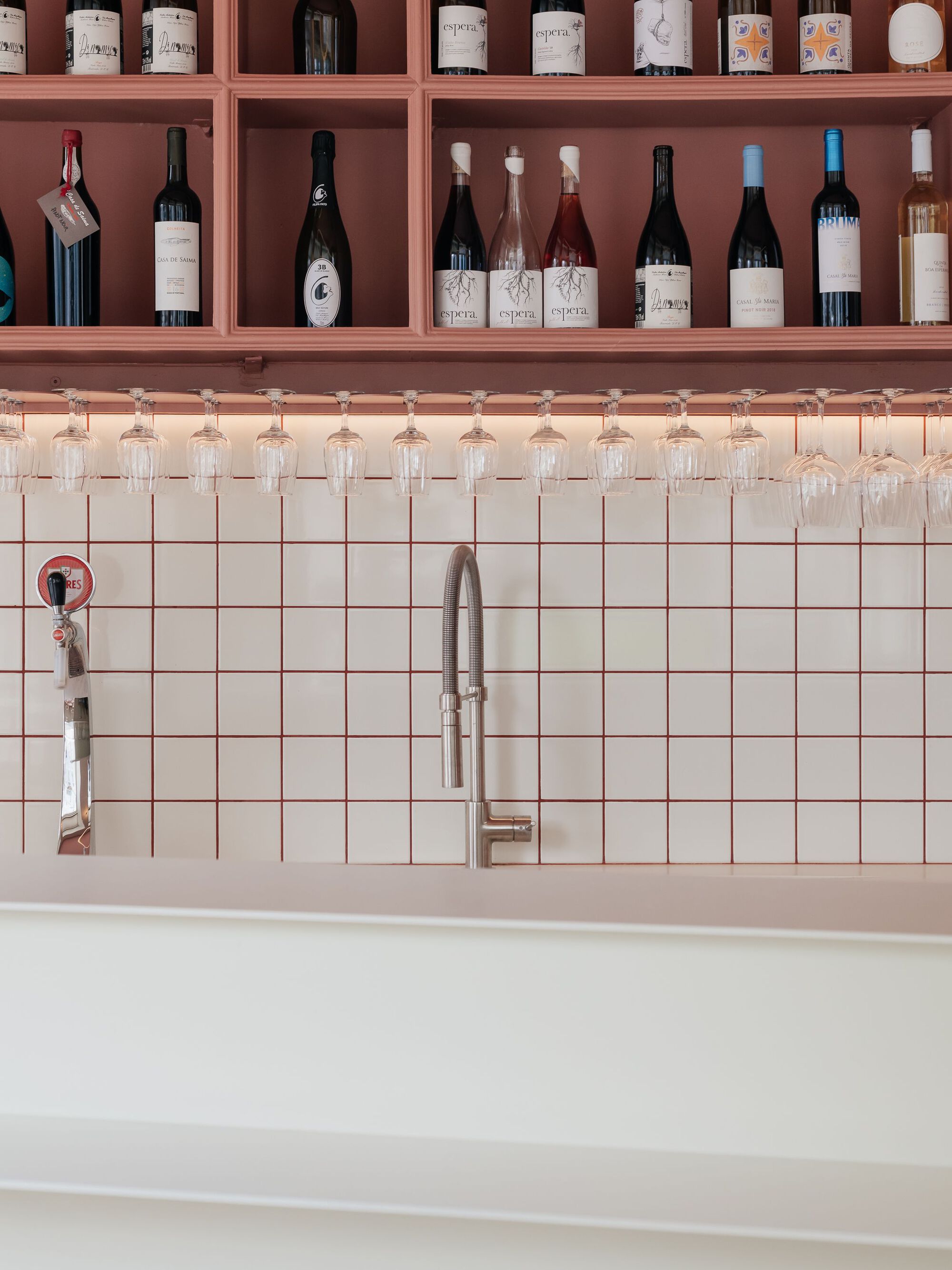 Galeria de O PIF wine bar / maxime mangold architect - 13