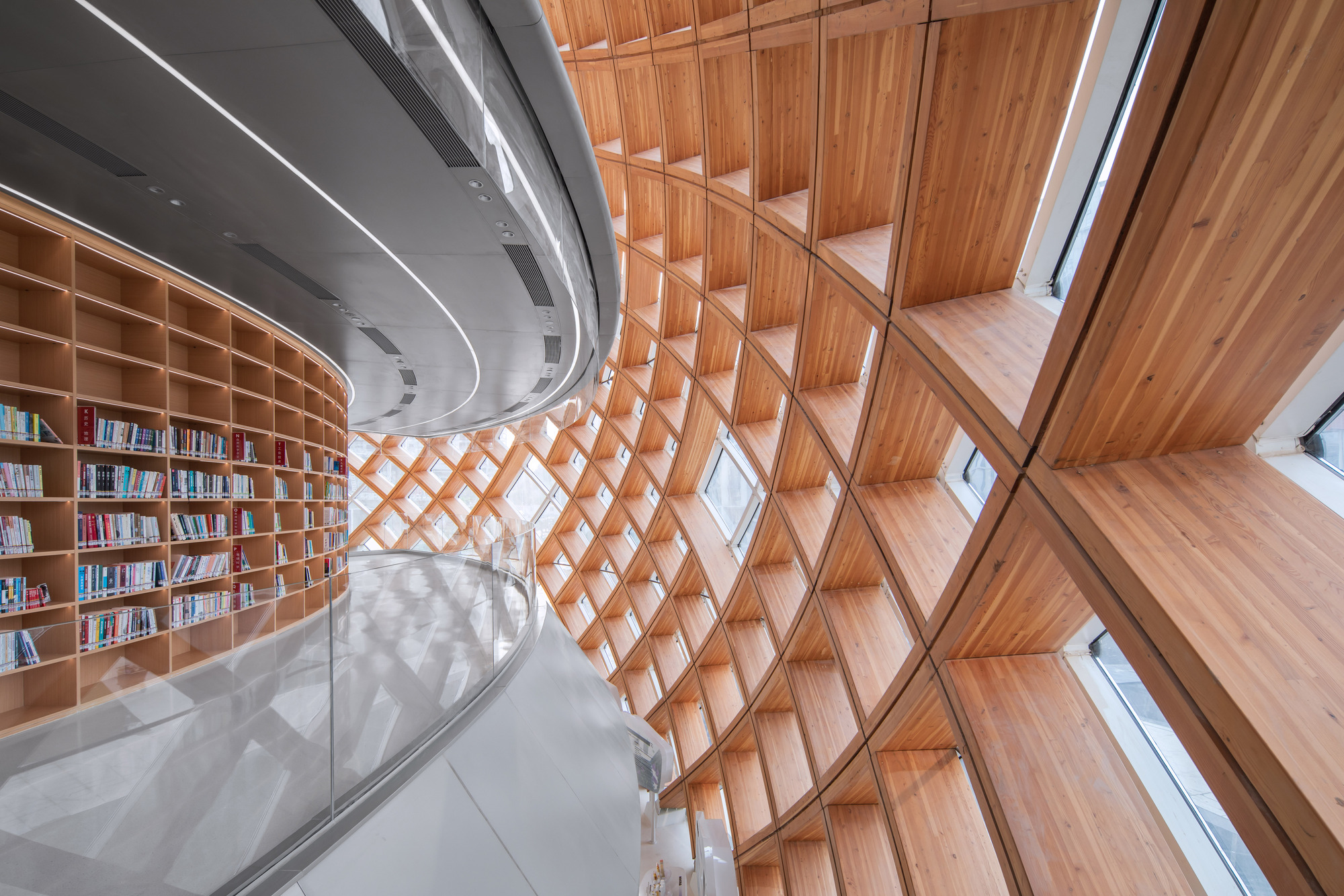 Gallery of The Exhibition Center of CANNANO / HOT DESIGN - 37