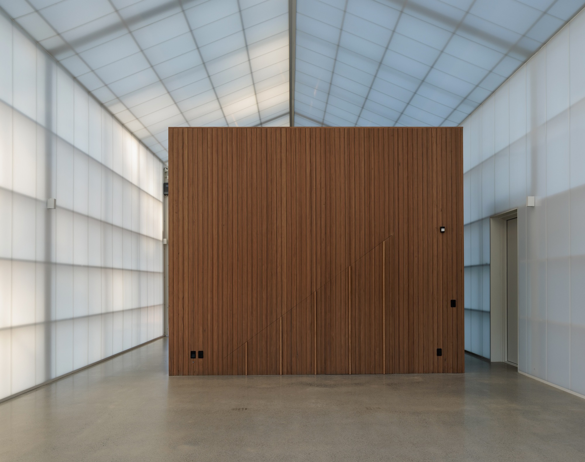 Gallery of Chodge Holiday Home / DCA Architects of Transformation - 8