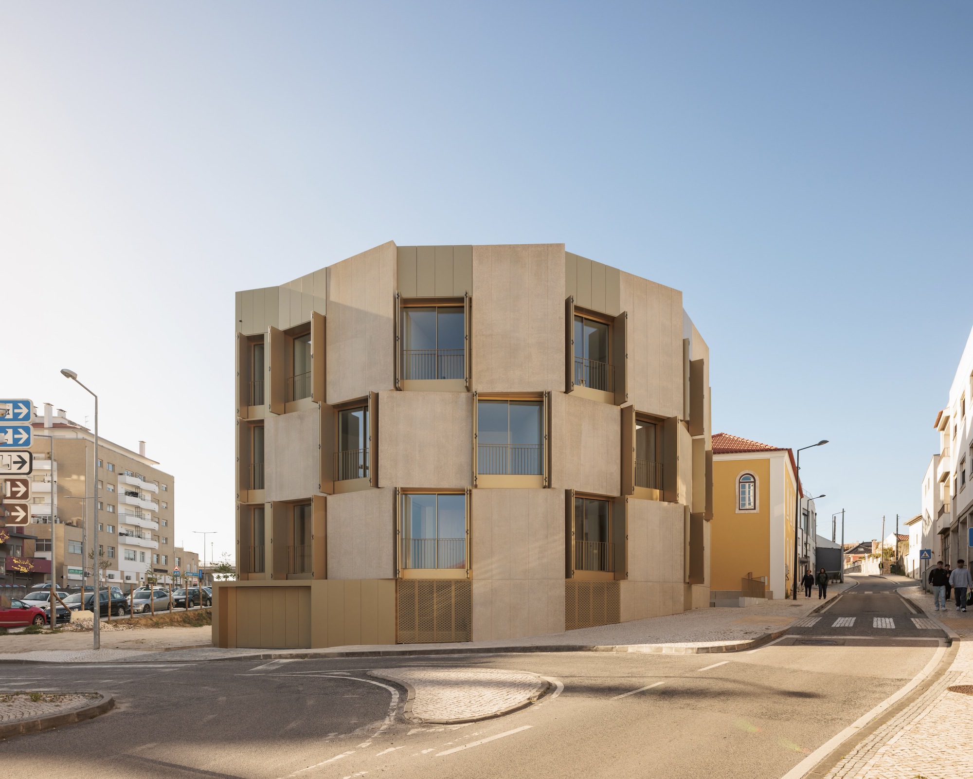 Gallery of Housing Complex in Leiria / Bureau des Mésarchitectures - 7