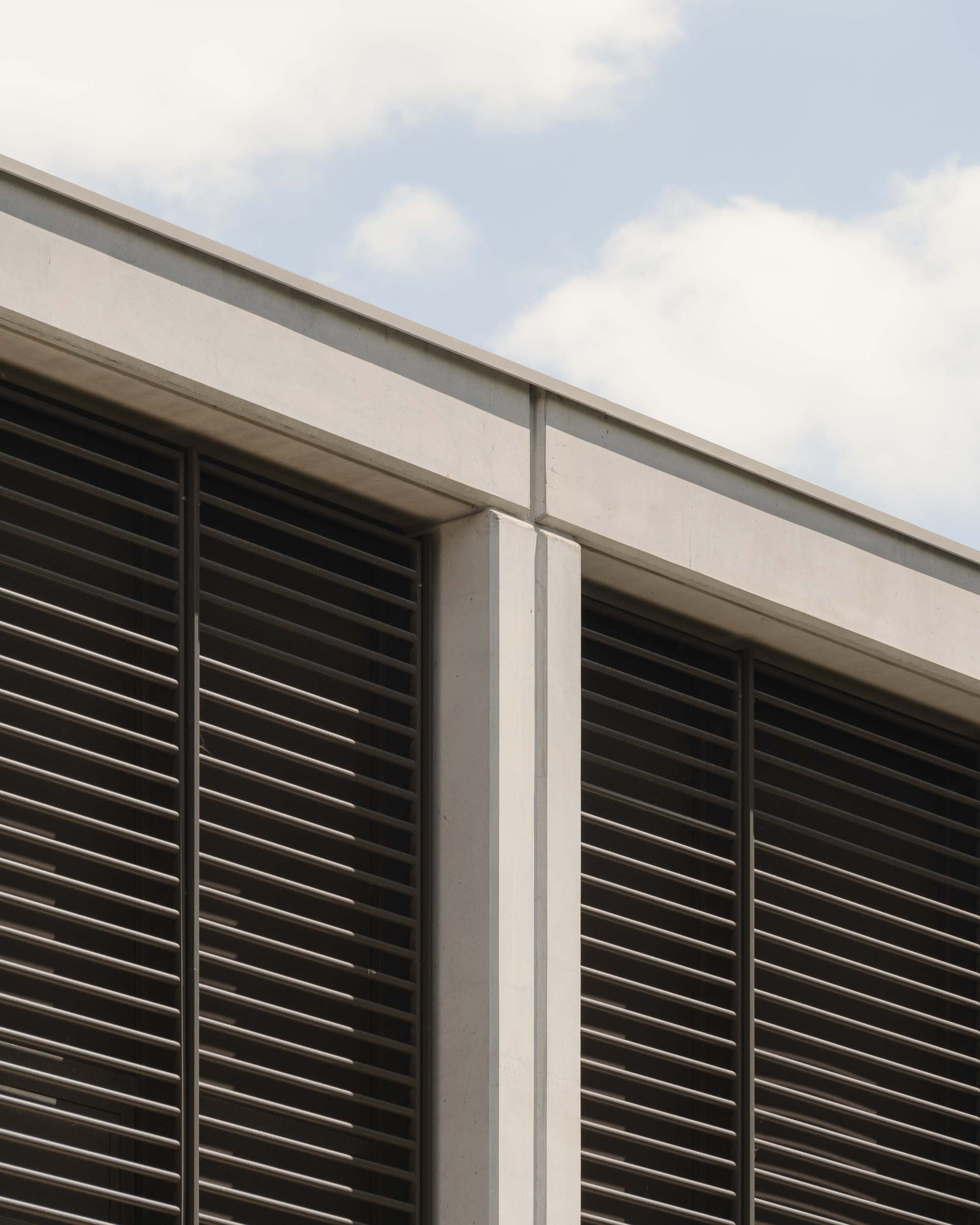 Gallery of The Gerland Aquatic and Sports Center / 4_32 architecte - 22