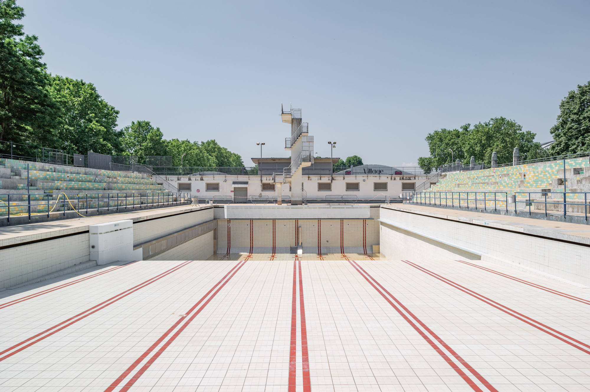 Galería de Gerland centro de deportes / 4_32 architecte - 38