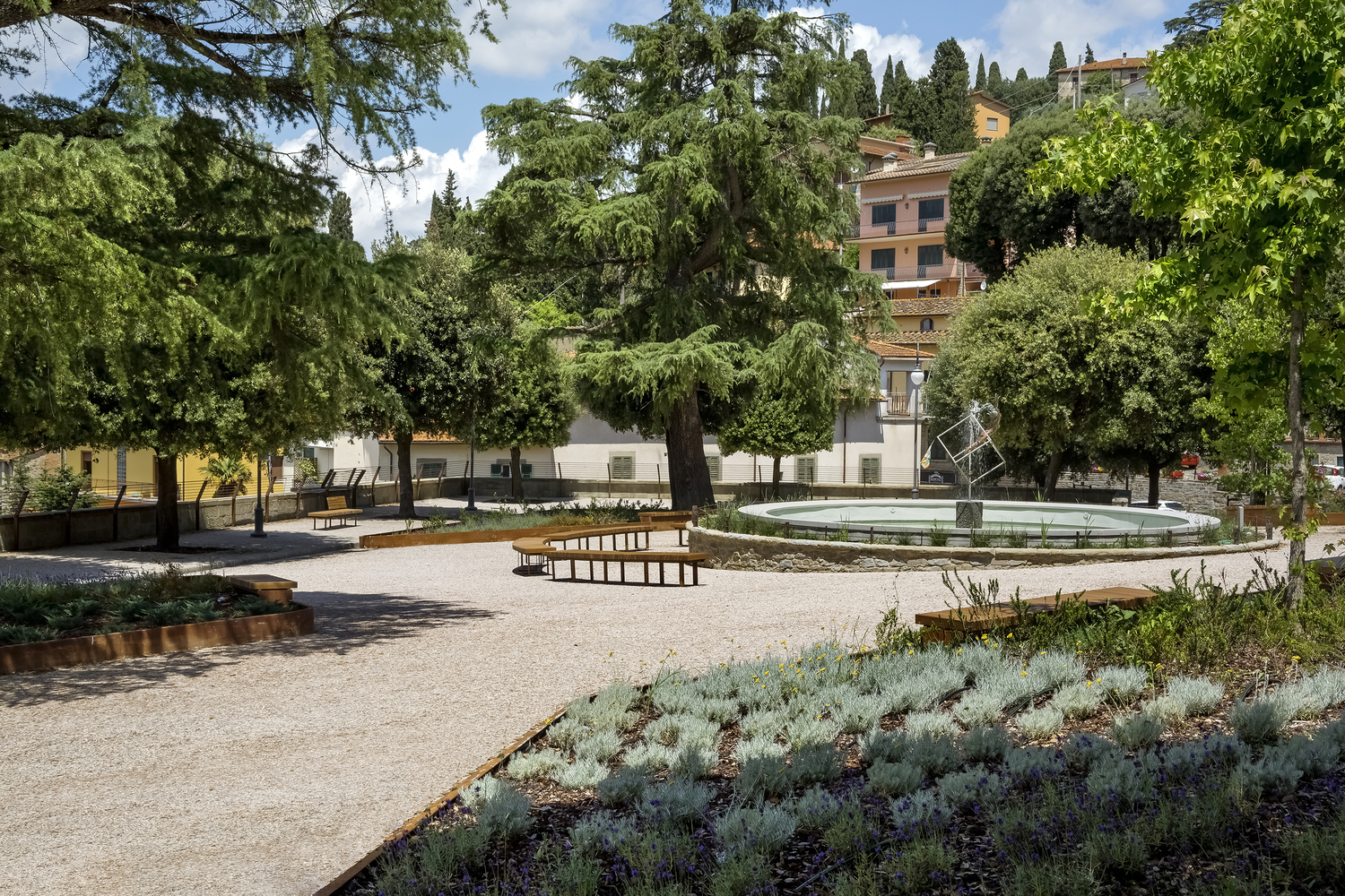 Galería de Plaza jardines de Matteotti / Pool landscape - 2