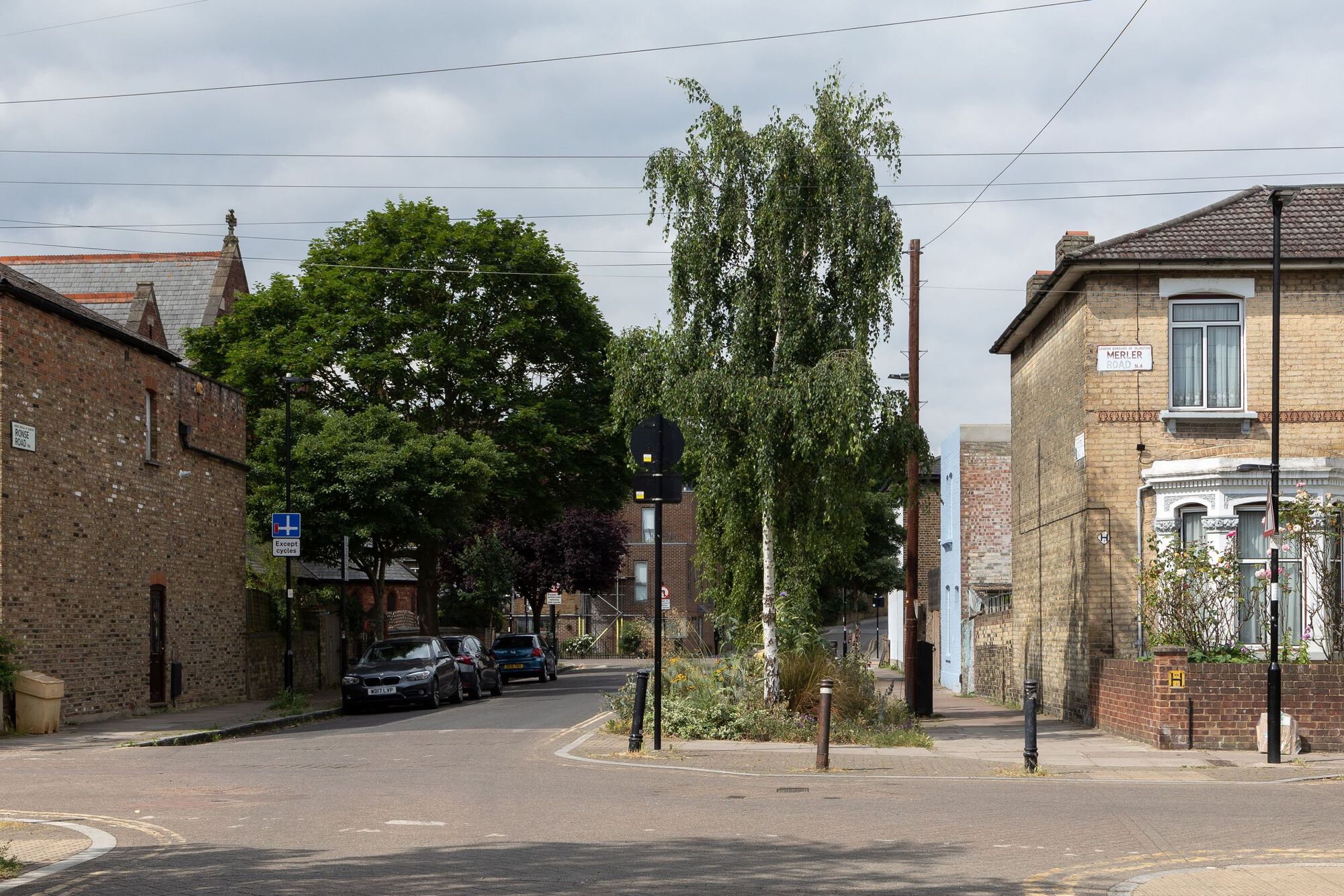 Gallery of Fortyfour House / fardaa - 6