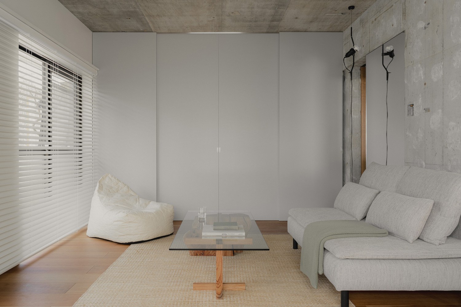 Gallery of Building Methods in Focus: The Solid vs Hollow Partitioning Debate - 17