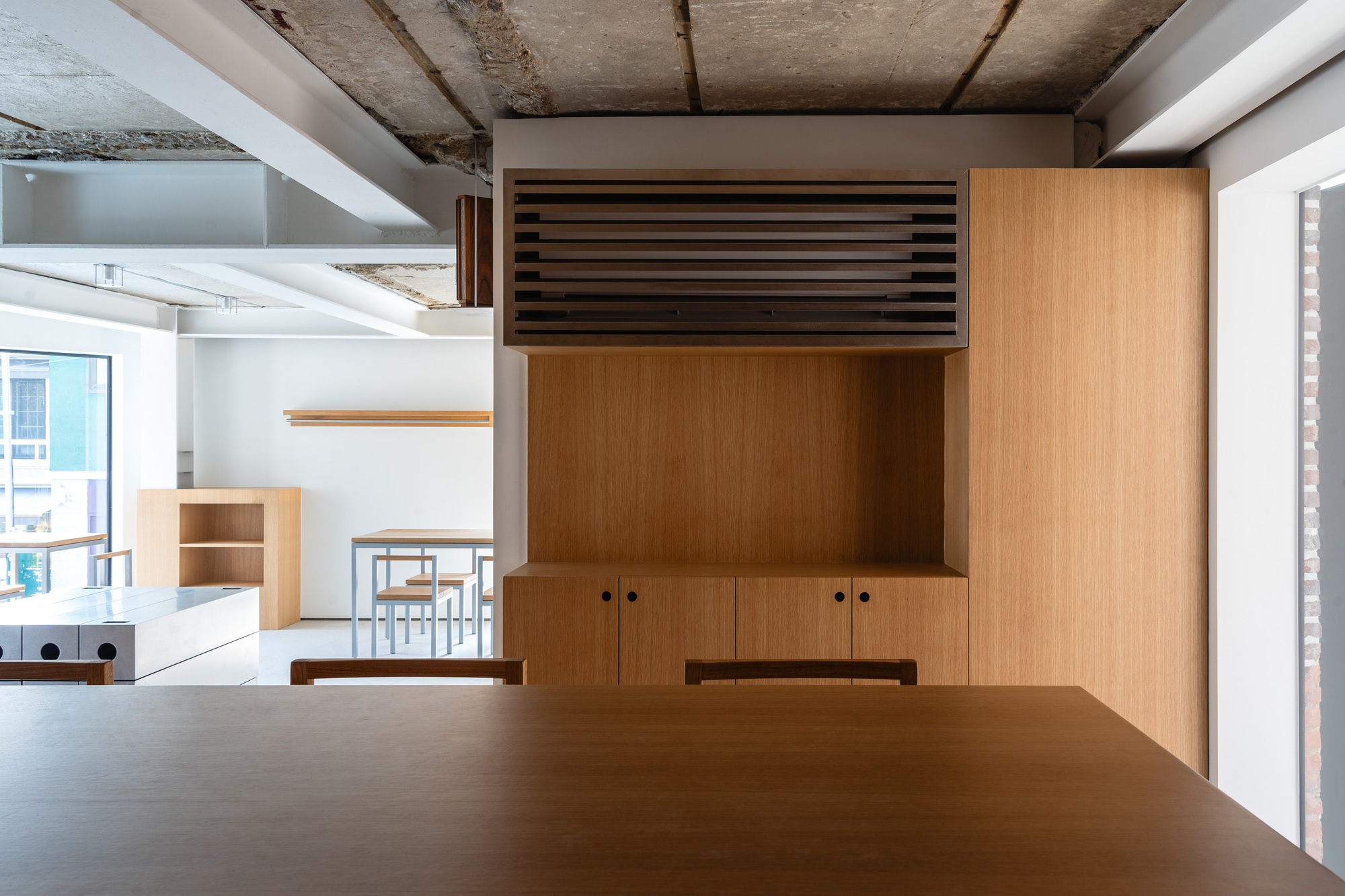 Gallery of Bar Pivot / OFF studio - 11