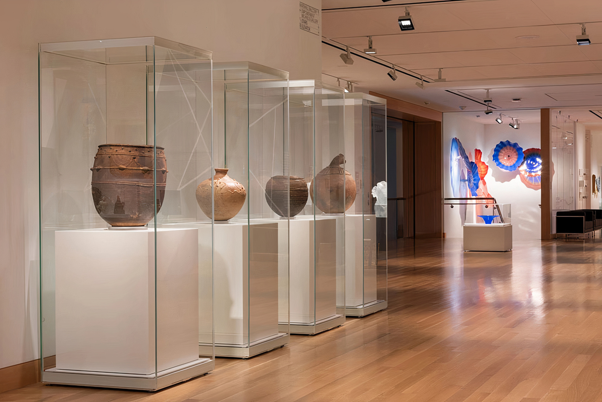 Gallery of Flexibility at Its Core for Display Case System on Museums - 2