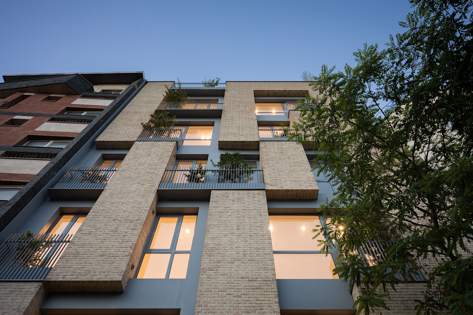 Gallery of #10 Apartment / Padiav Parth Architects - 9
