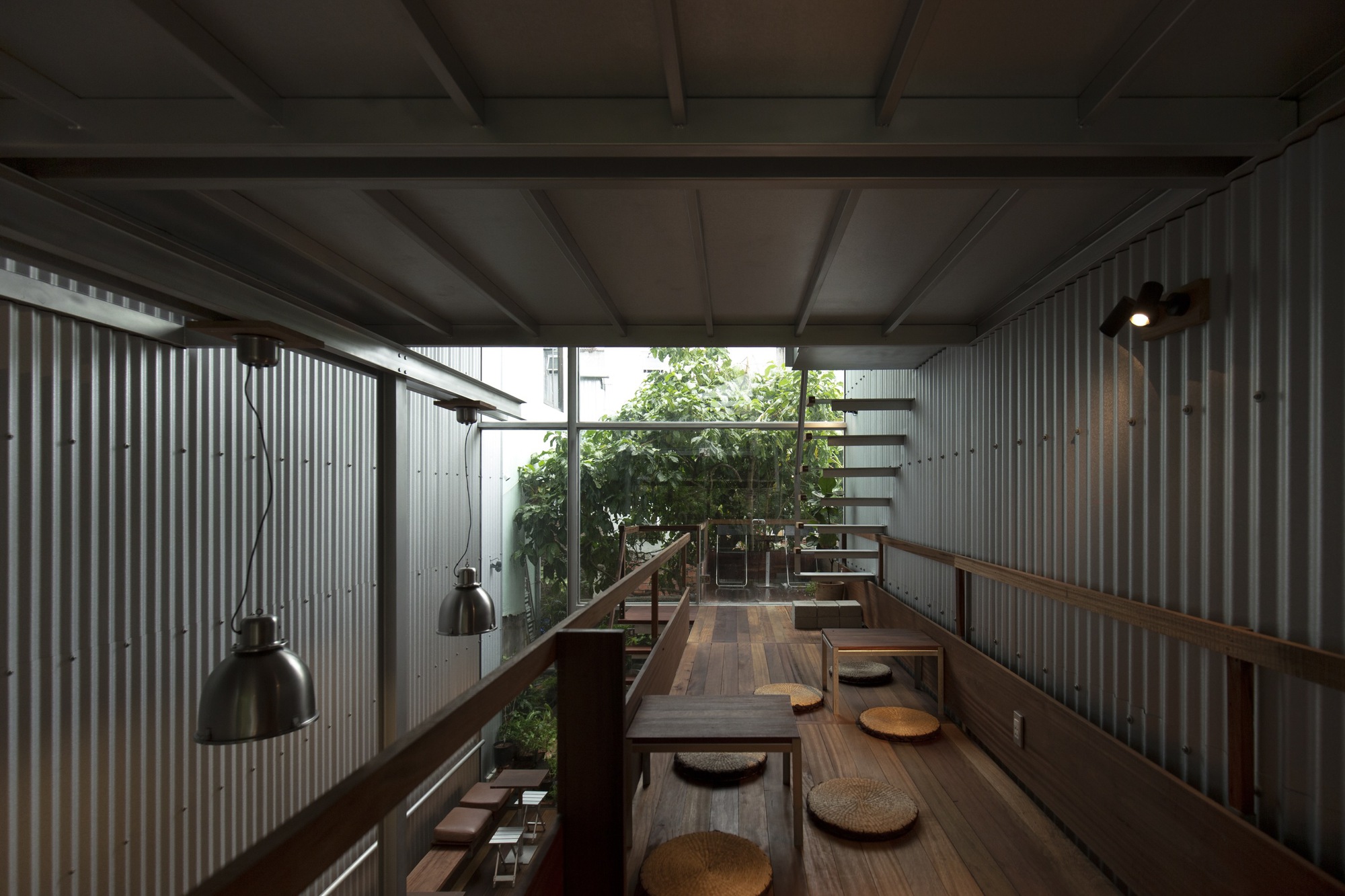 Gallery of Ton Corner Coffee Shop / TON Architects - 16