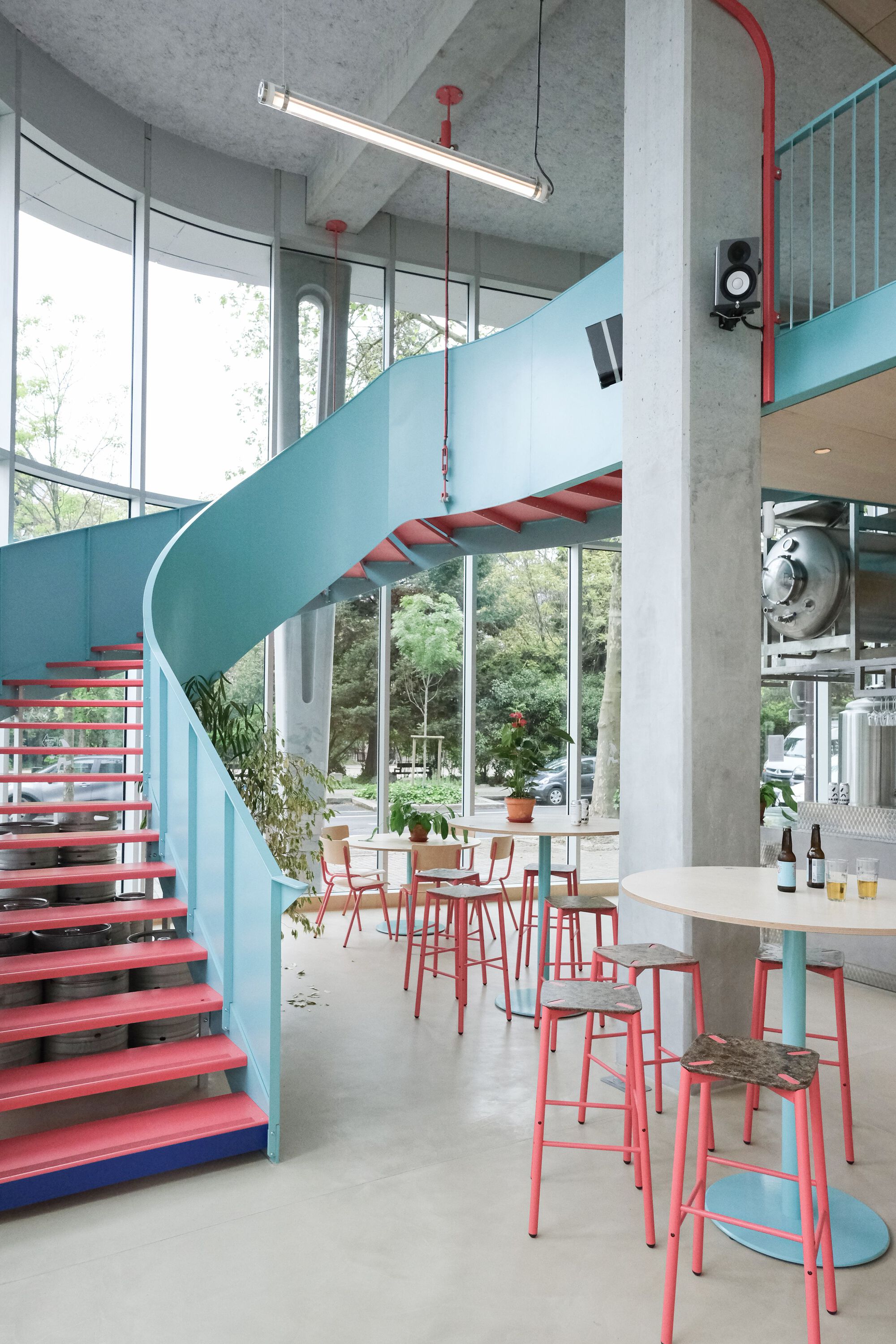 Gallery of Mashup Bar Restaurant and Microbrewery / Vous Architecture ...