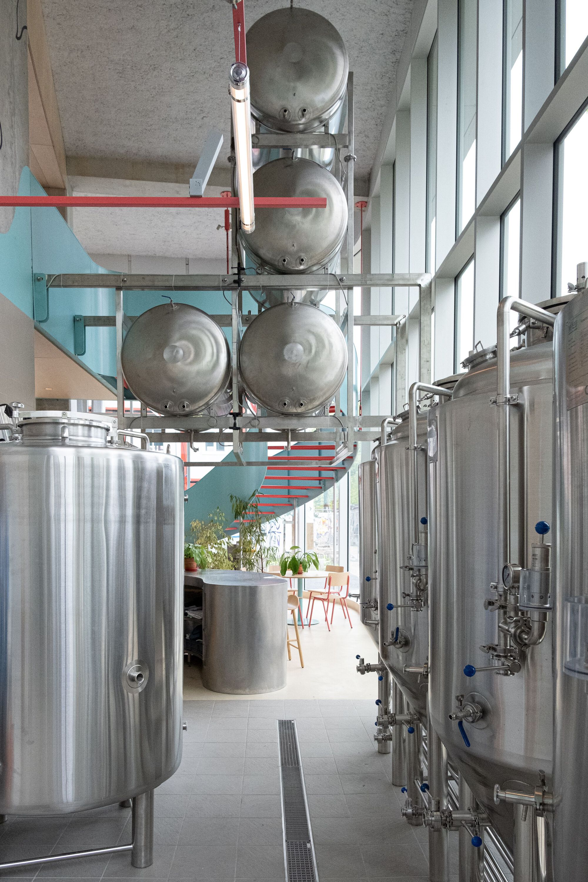 Gallery of Mashup Bar Restaurant and Microbrewery / Vous Architecture ...