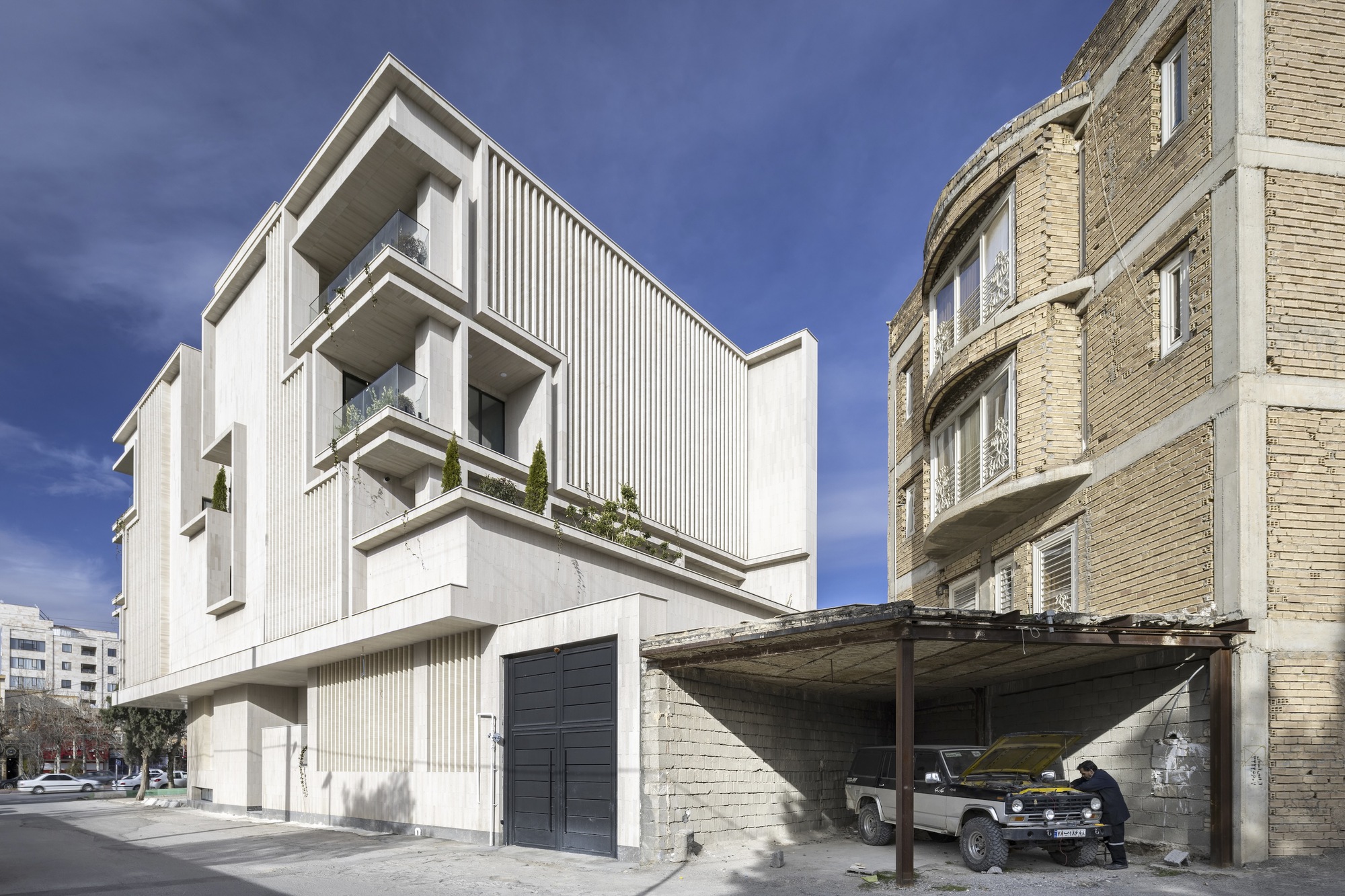Gallery of Bonlad Residence / Mohat Office - 6