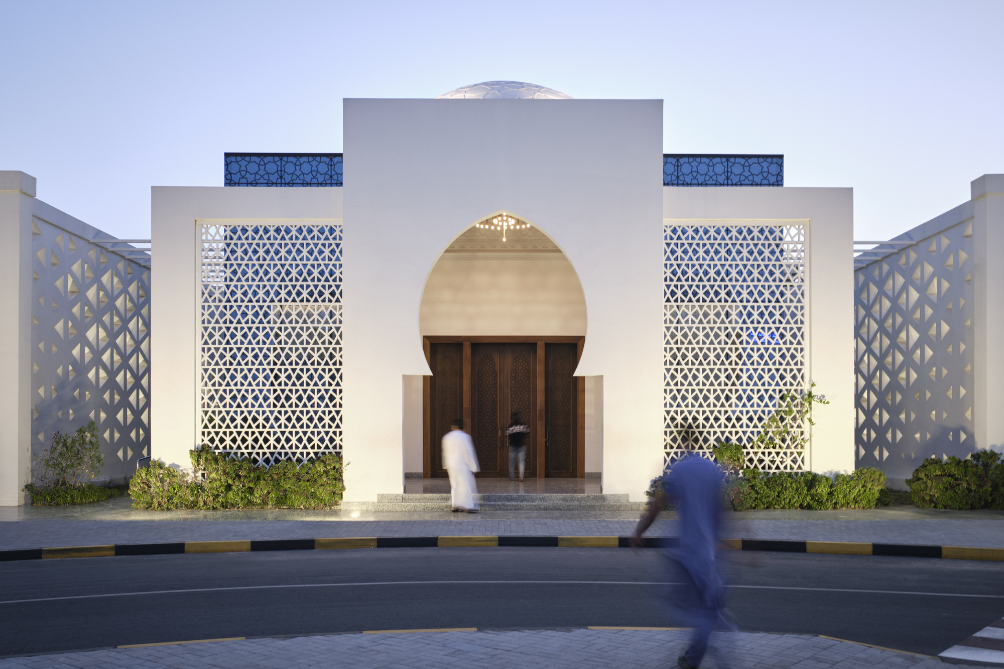 Gallery of Sharjah Mosque / MJU Engineering Consultancy - 2