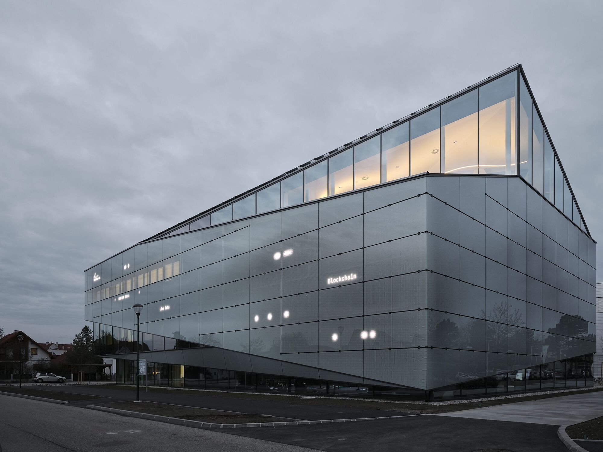 Haus der Digitalisierung Tulln / Kronaus Mitterer Architekten ZT GmbH + Gallister + Partner ...