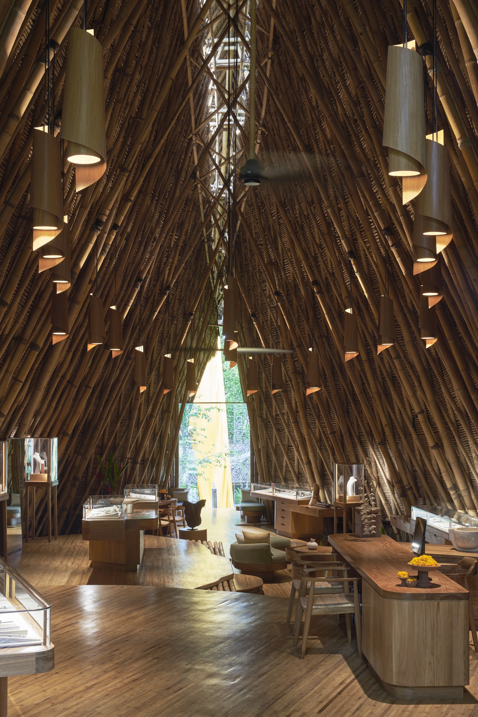 Gallery of John Hardy Boutique / Blancostudio & Kalpa Taru - 13