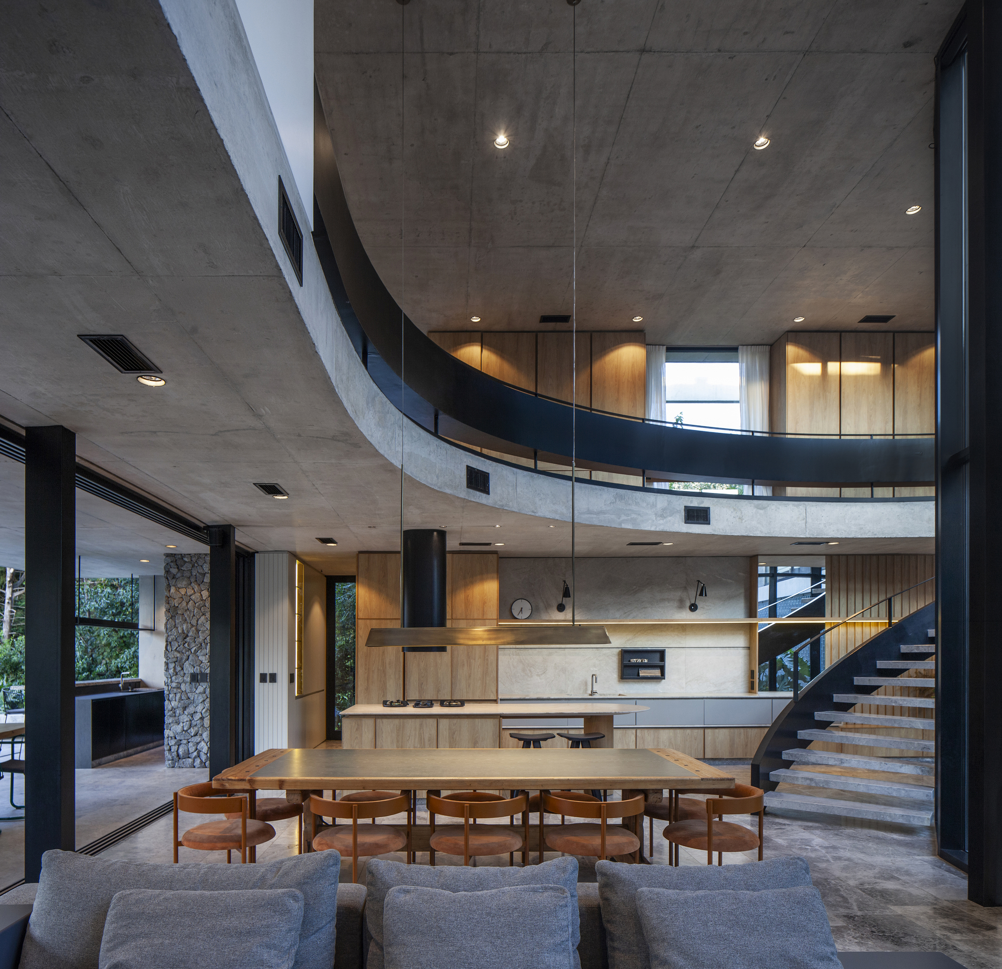 Gallery of Oval House / Jorgelina Tortorici & Asociados + Nicolás Lanza ...