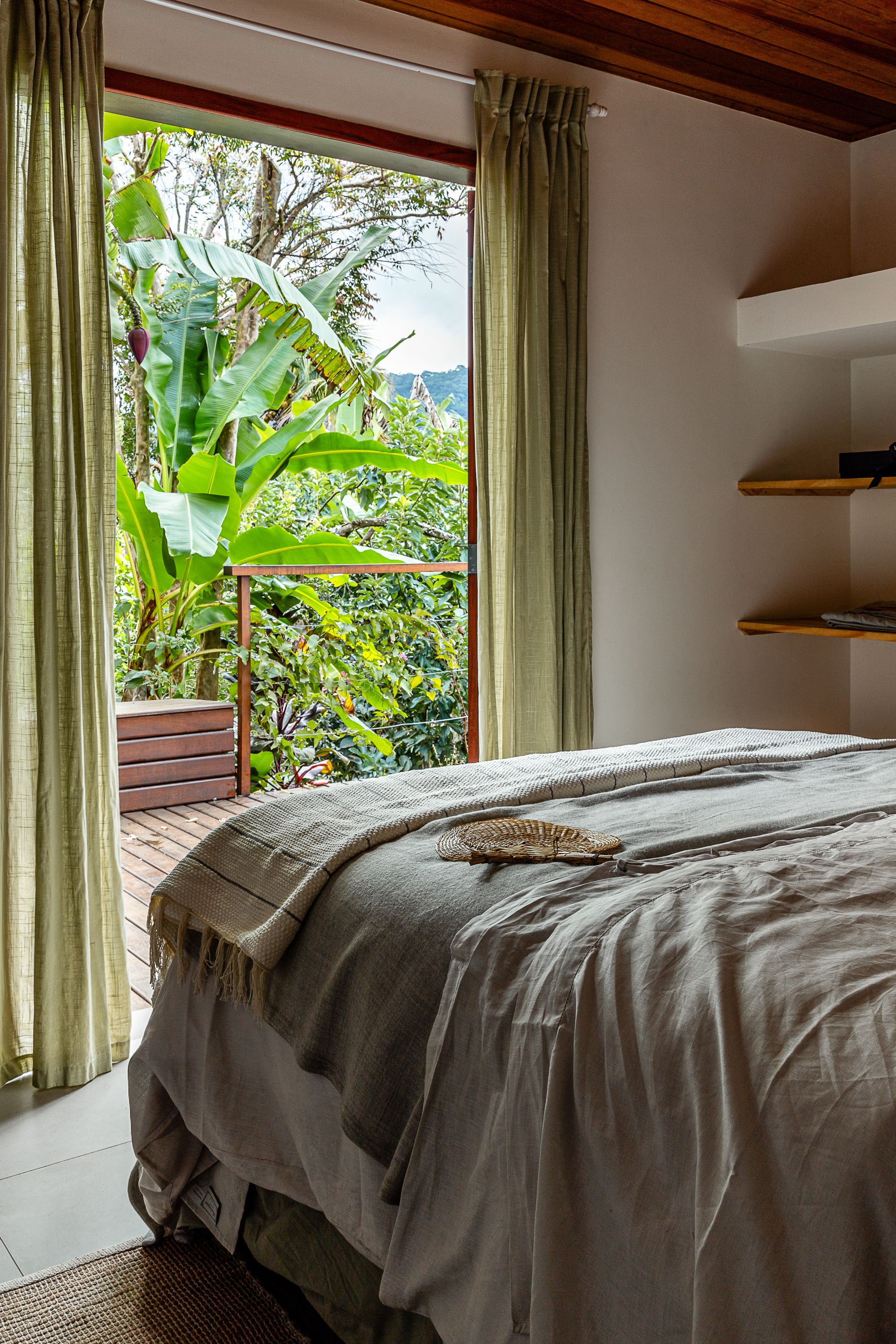 Galeria de Casa Sahy / H2C Arquitetura - 17