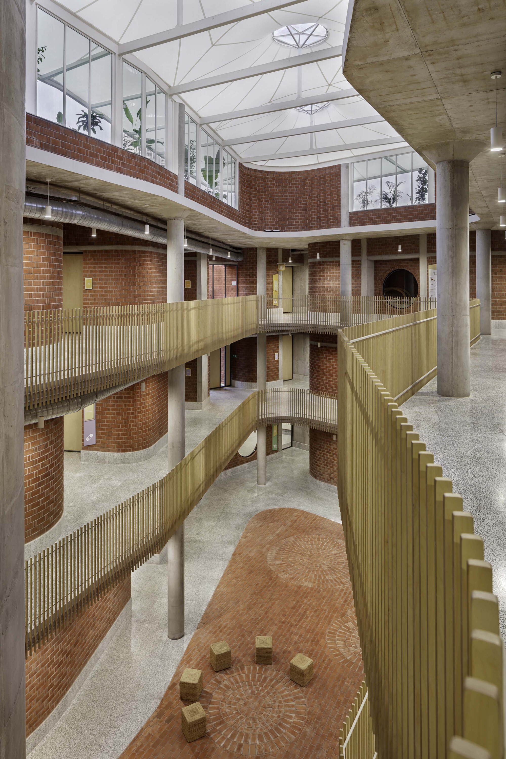 Gallery of Healthy Planet School / Vir.Mueller Architects - 3