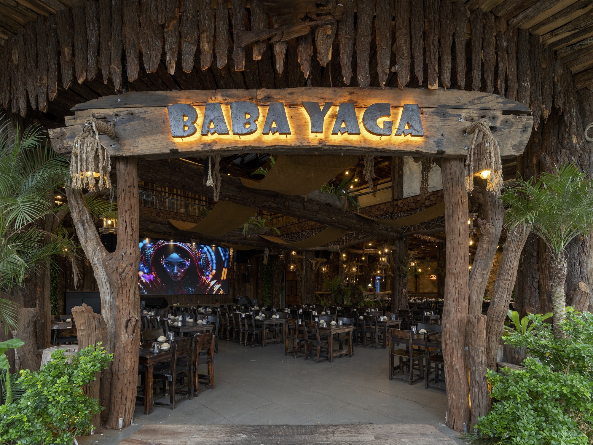 Gallery of Baba Yaga Restaurant / Duoitancay Concept - 20