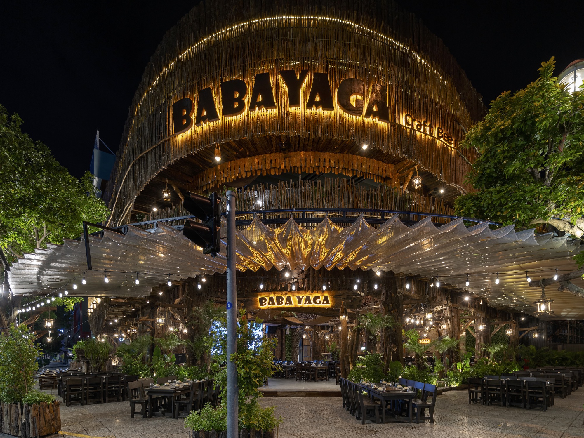 Gallery of Baba Yaga Restaurant / Duoitancay Concept - 21