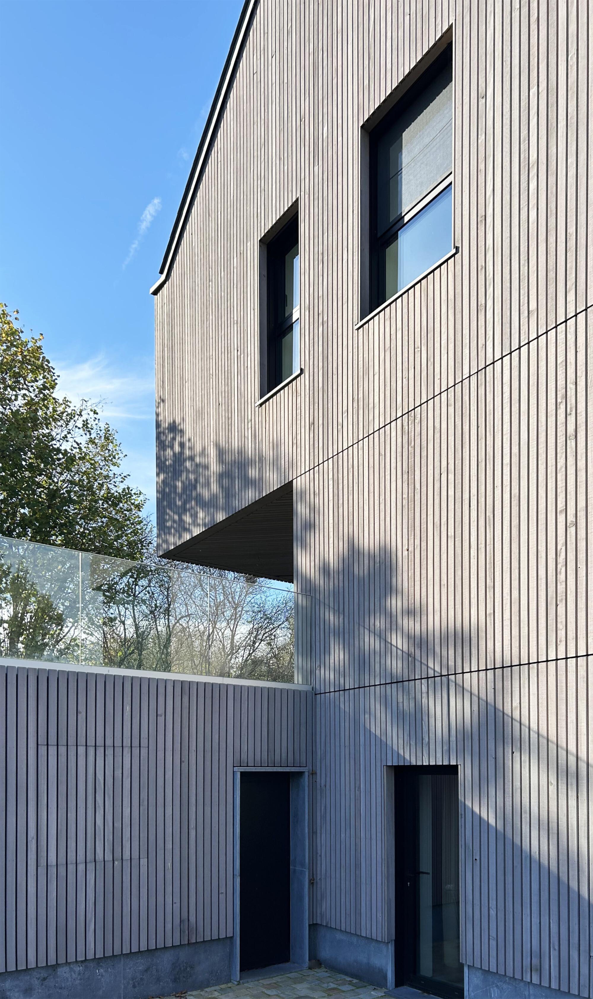 Gallery of House in Mormont / Jahnke-Ledant Architects - 26