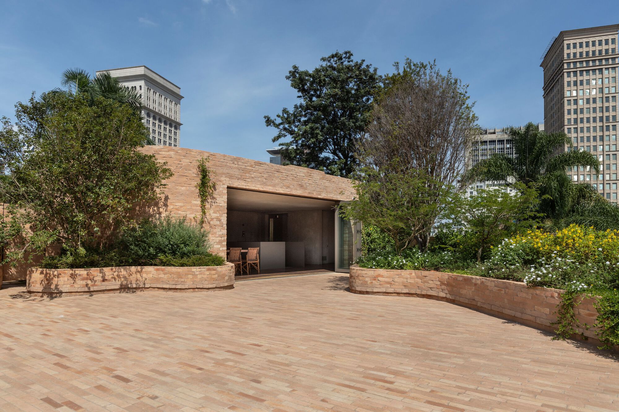 Gallery of Botteh Store/ Felipe Hess Arquitetos - 12