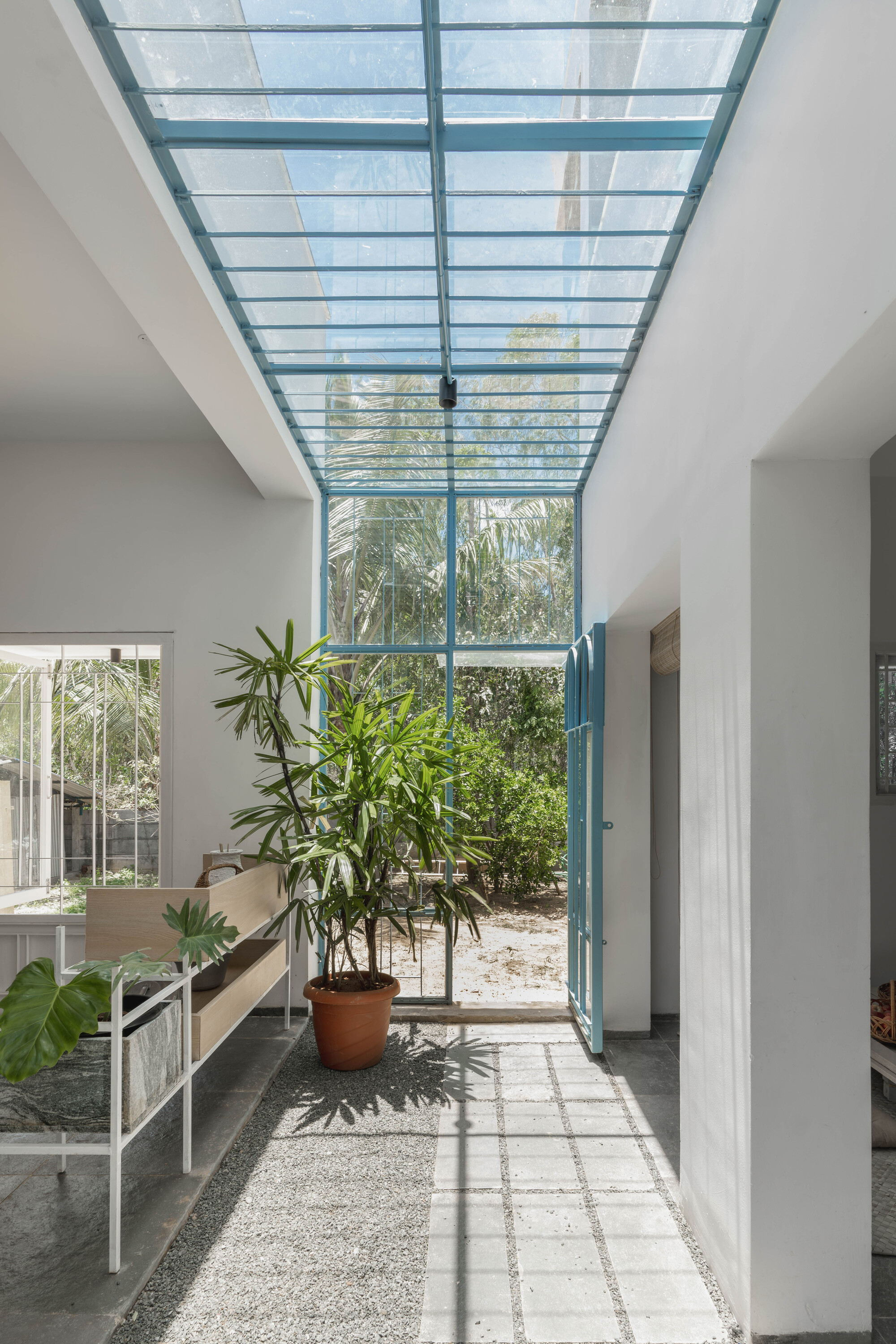 Gallery of The Country Blue House / Architecture RIFF - 3