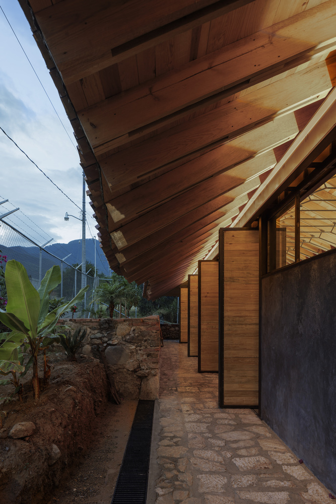 Galería de Escuela Rural en Oaxaca / Territorio Estudio - 13