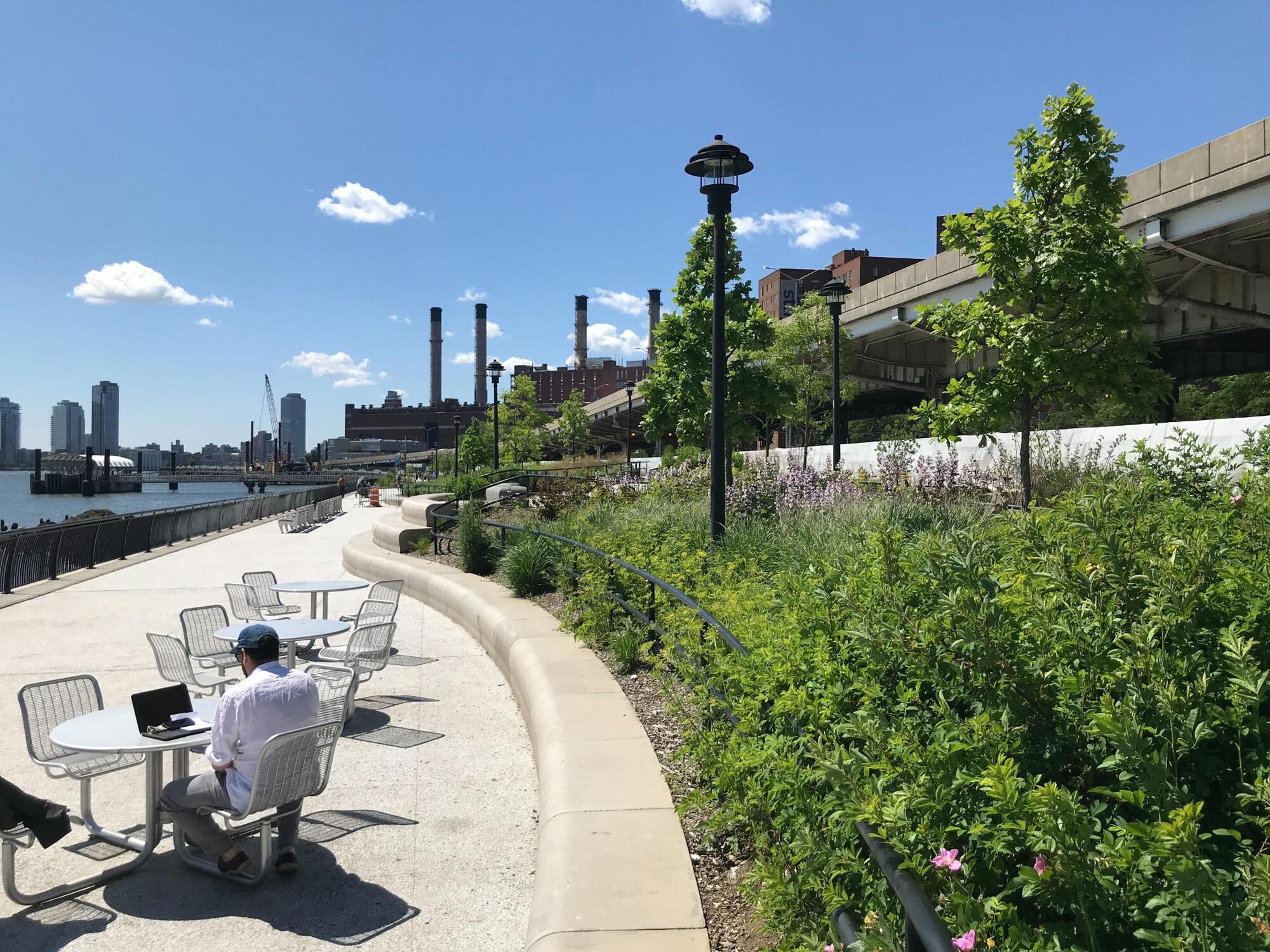 Gallery of How Flood Defenses Can Enhance the Public Realm - 6