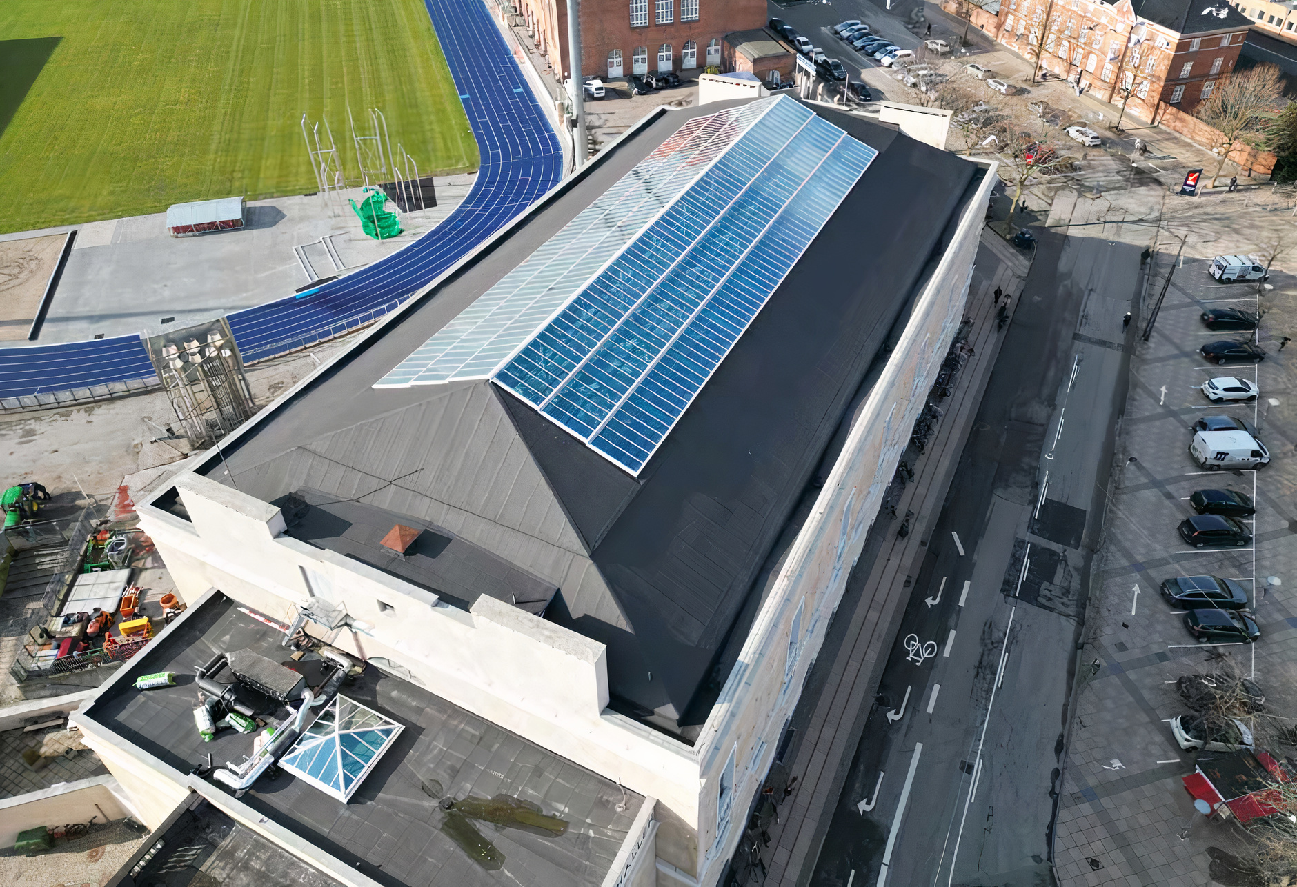 Gallery of Here's How to Level-up Indoor Pools with Daylight Solutions - 7