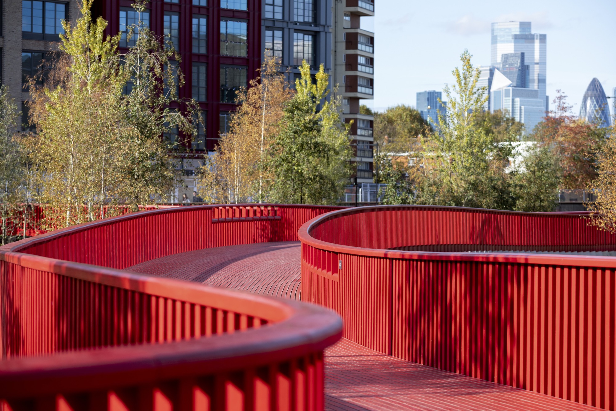 Gallery of Canada Water Pedestrian Boardwalk / Asif Khan Studio - 4
