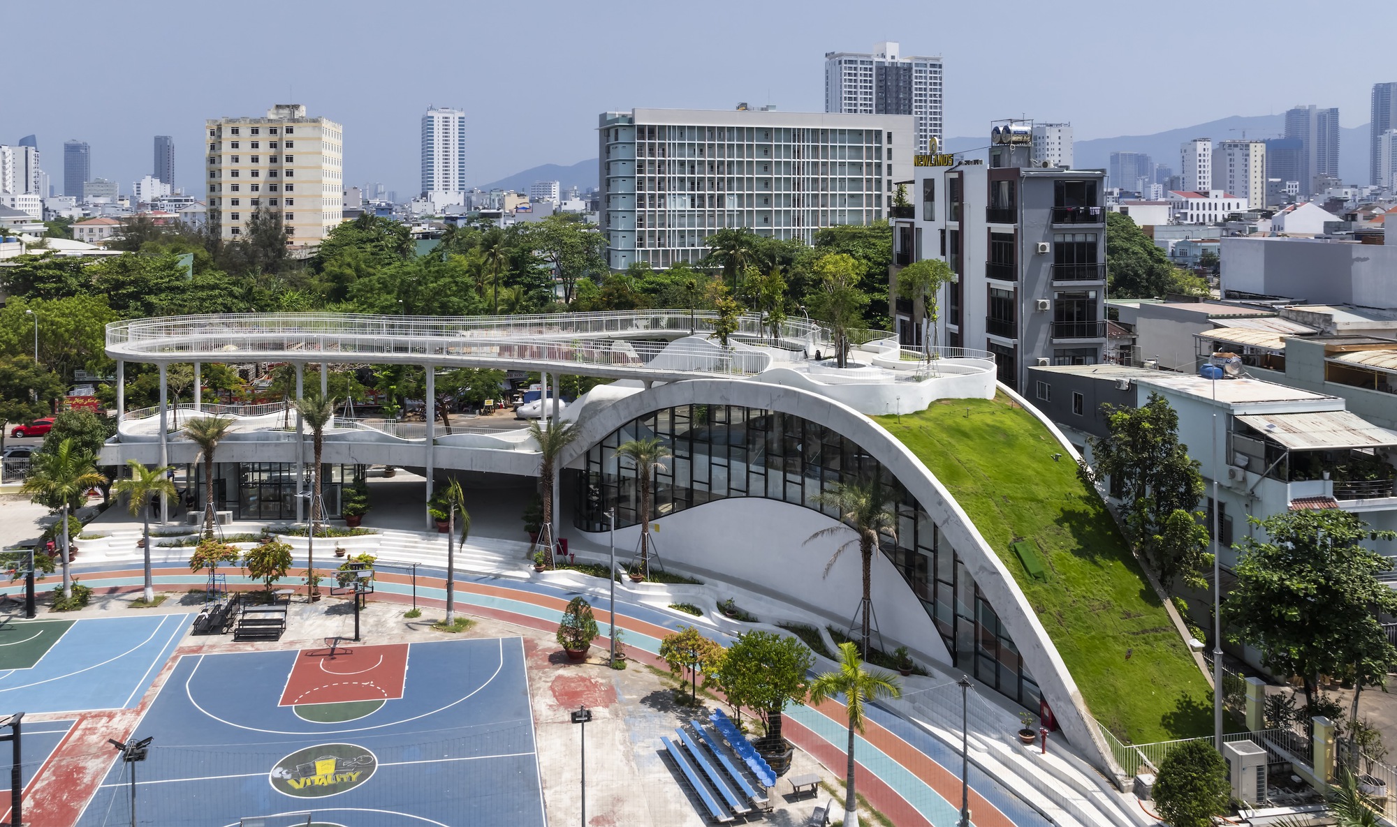Galeria de Centro de Exposições de Arte Son Tra / Ho Khue Architects - 23
