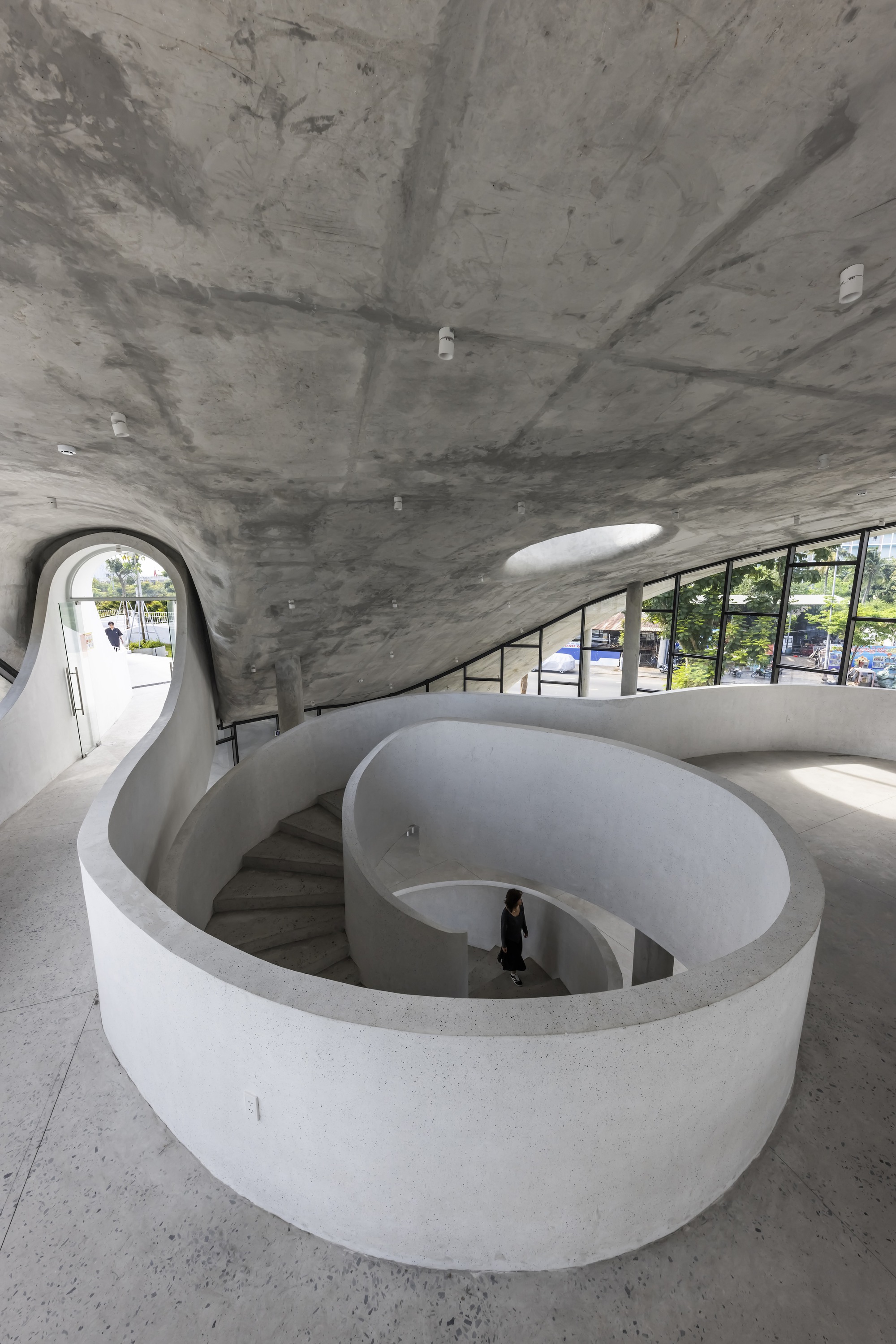 Gallery of Son Tra Art Exhibition Center / Ho Khue Architects - 20