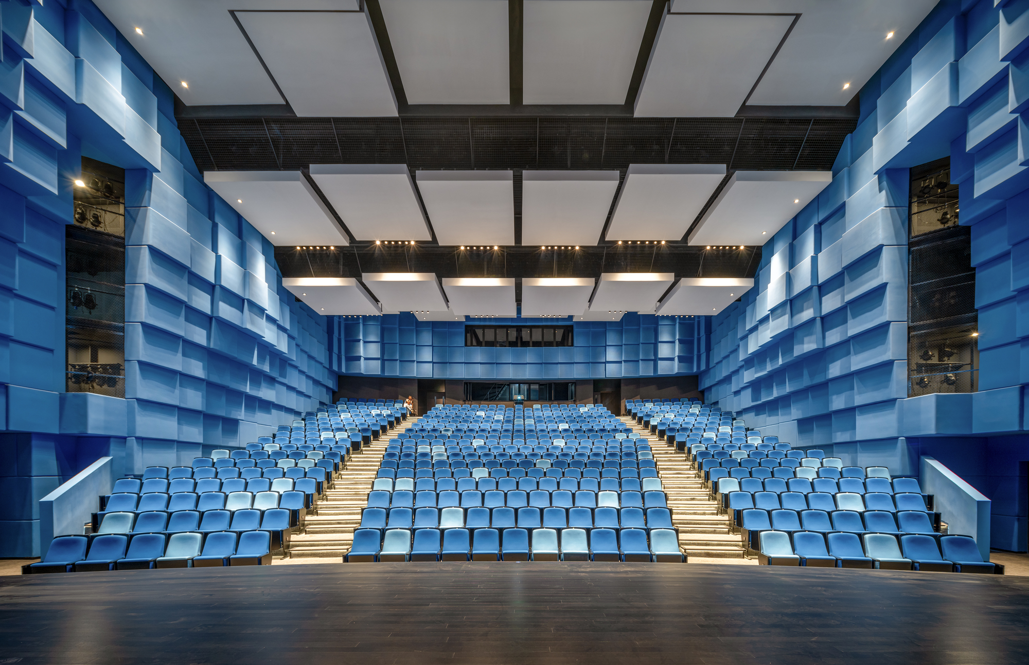 Gallery of Lingang Youth Activity Center / Arcplus Institute of ...