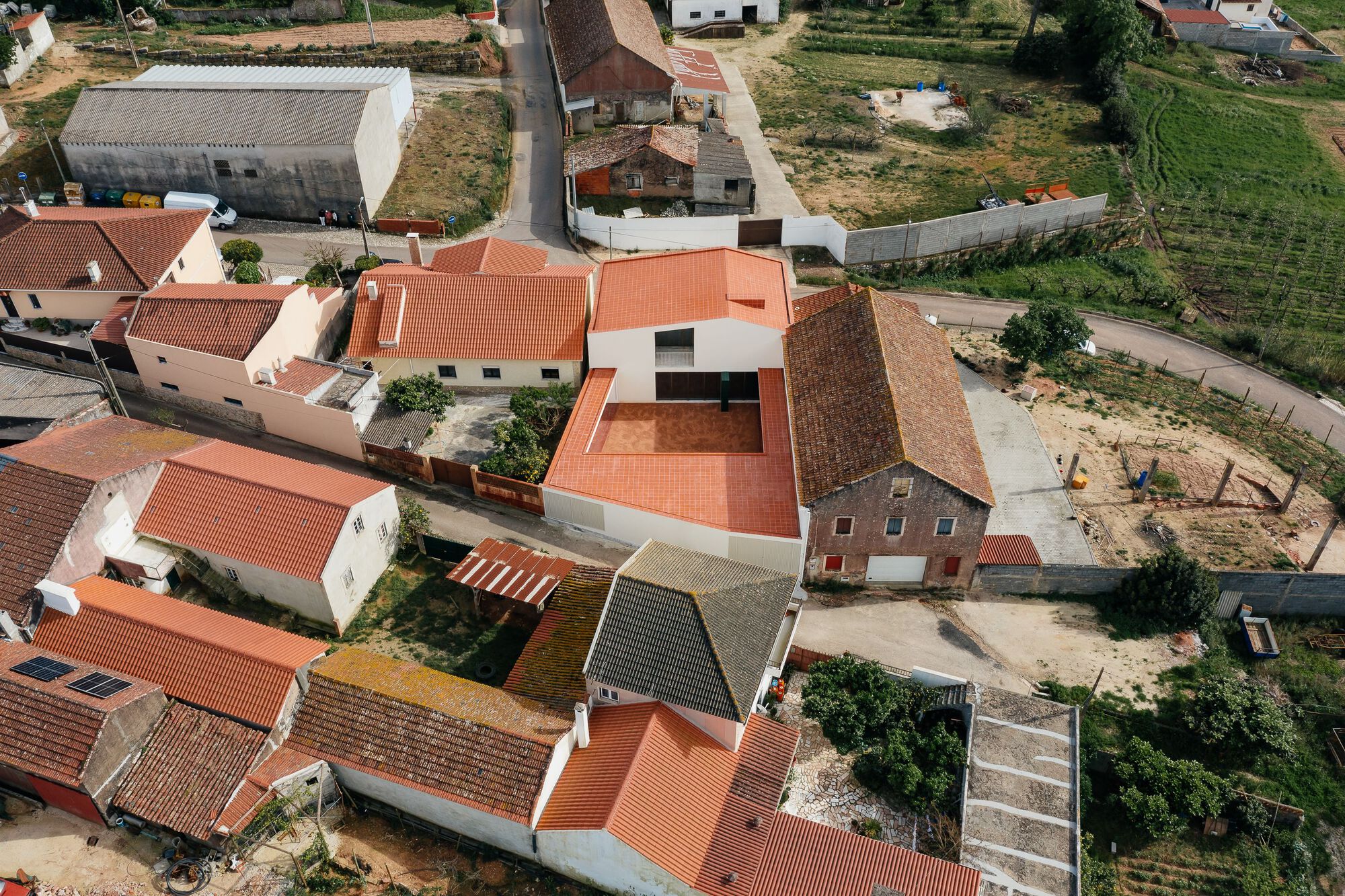 Gallery of Pátio IV House / Volume Architecture Lisbon Studio - 18