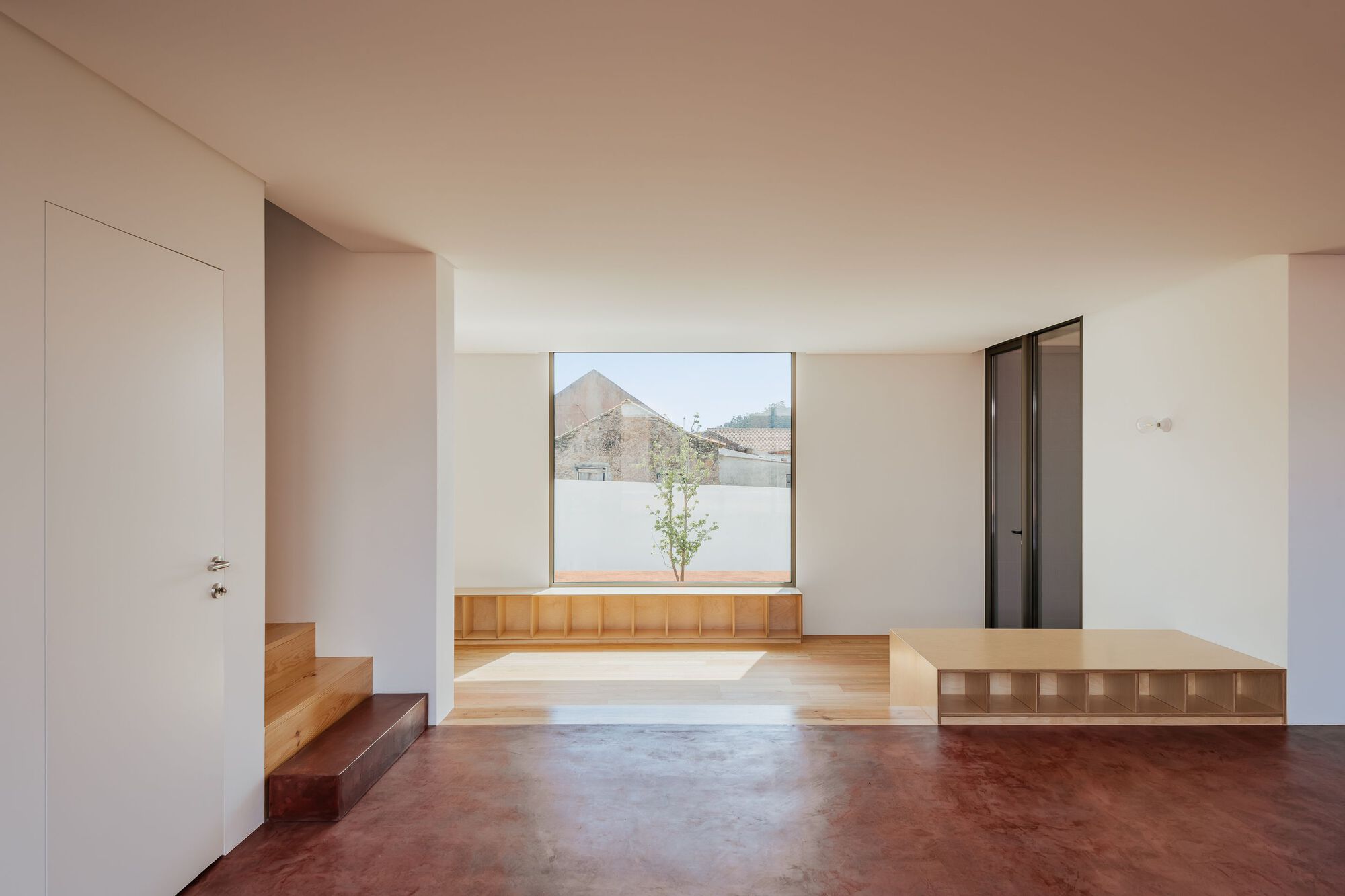 Gallery of Pátio IV House / Volume Architecture Lisbon Studio - 3