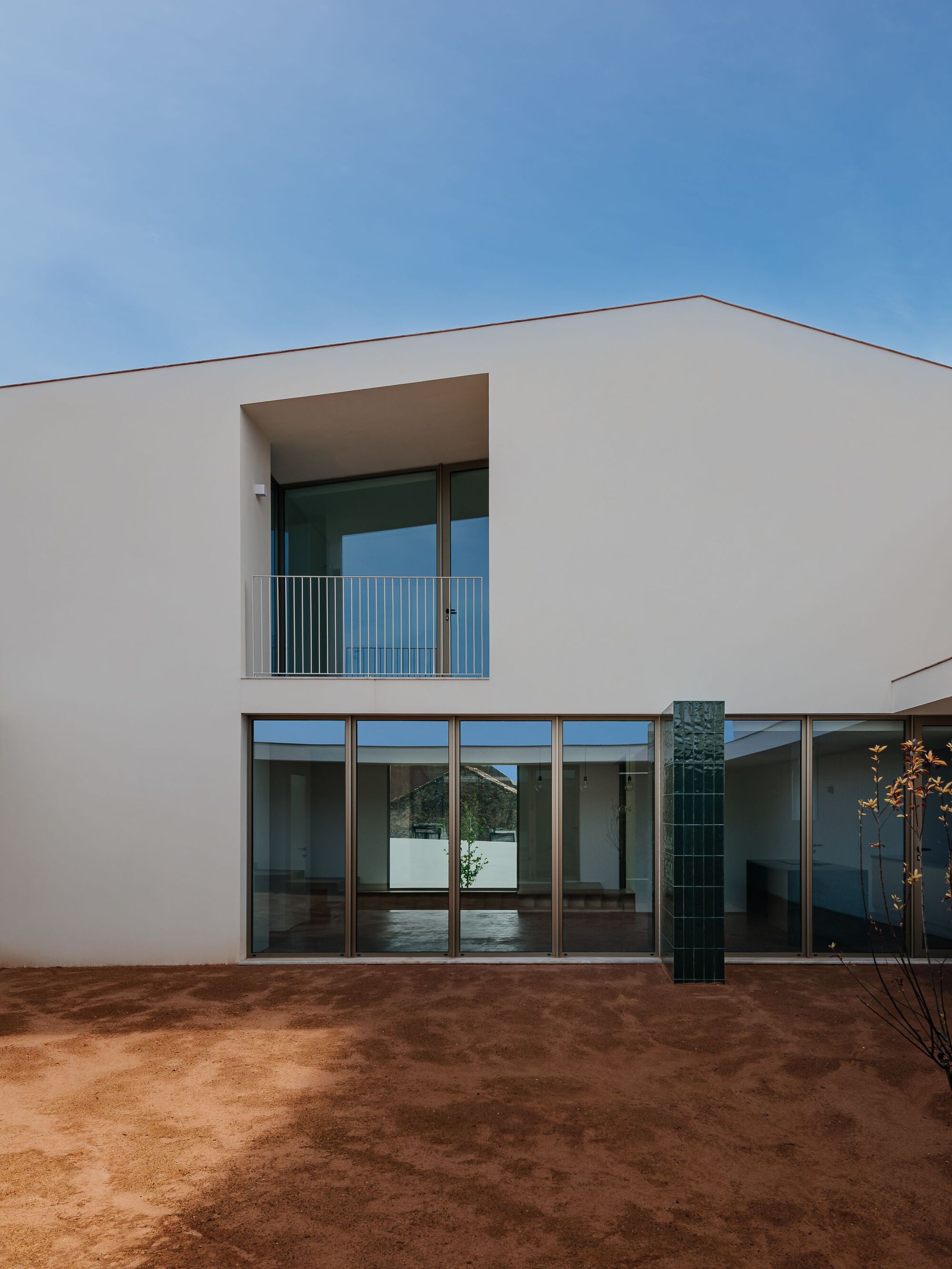 Gallery of Pátio IV House / Volume Architecture Lisbon Studio - 6