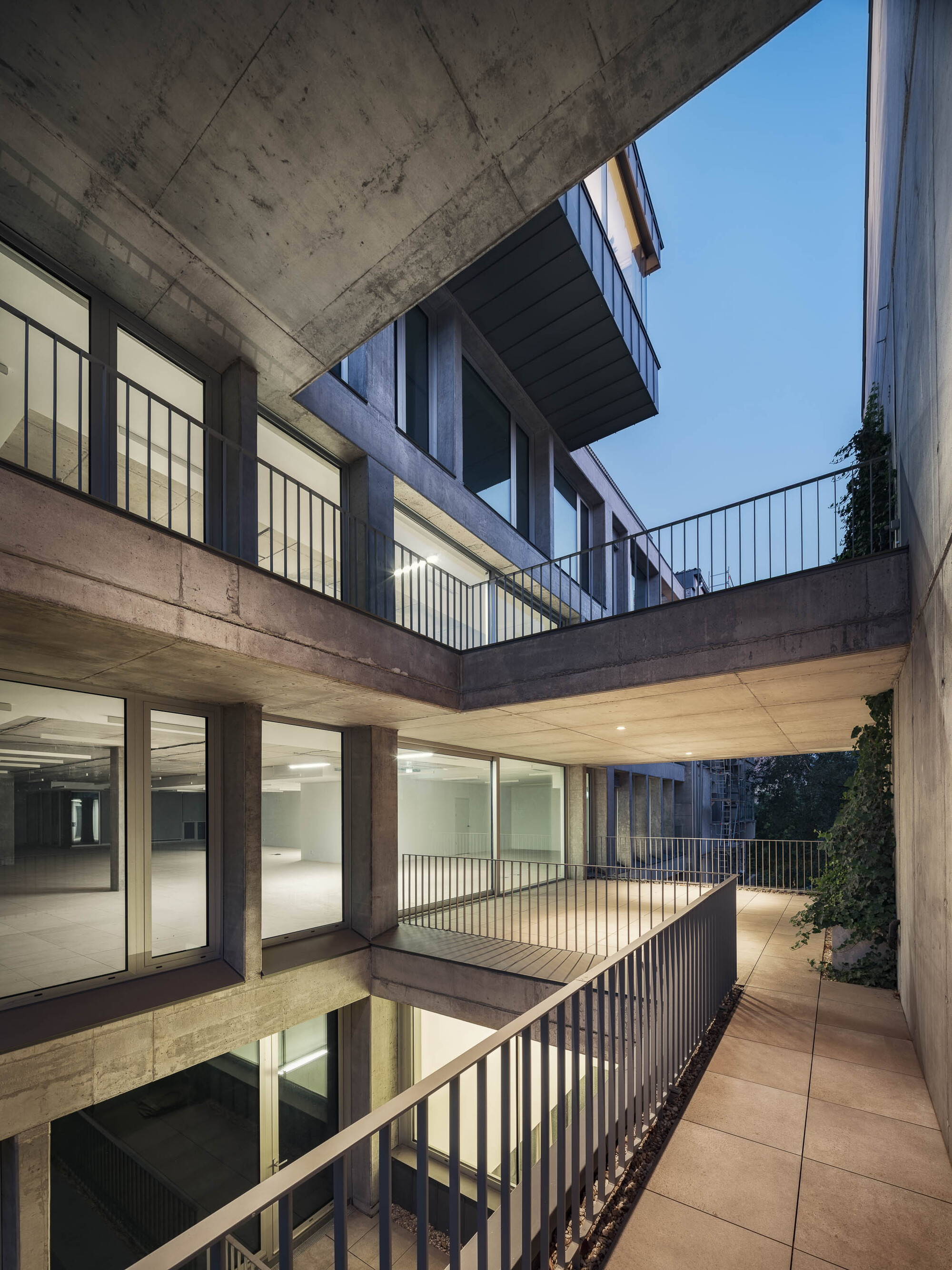 Galeria de Edifício MIR / Bureau XII - 19