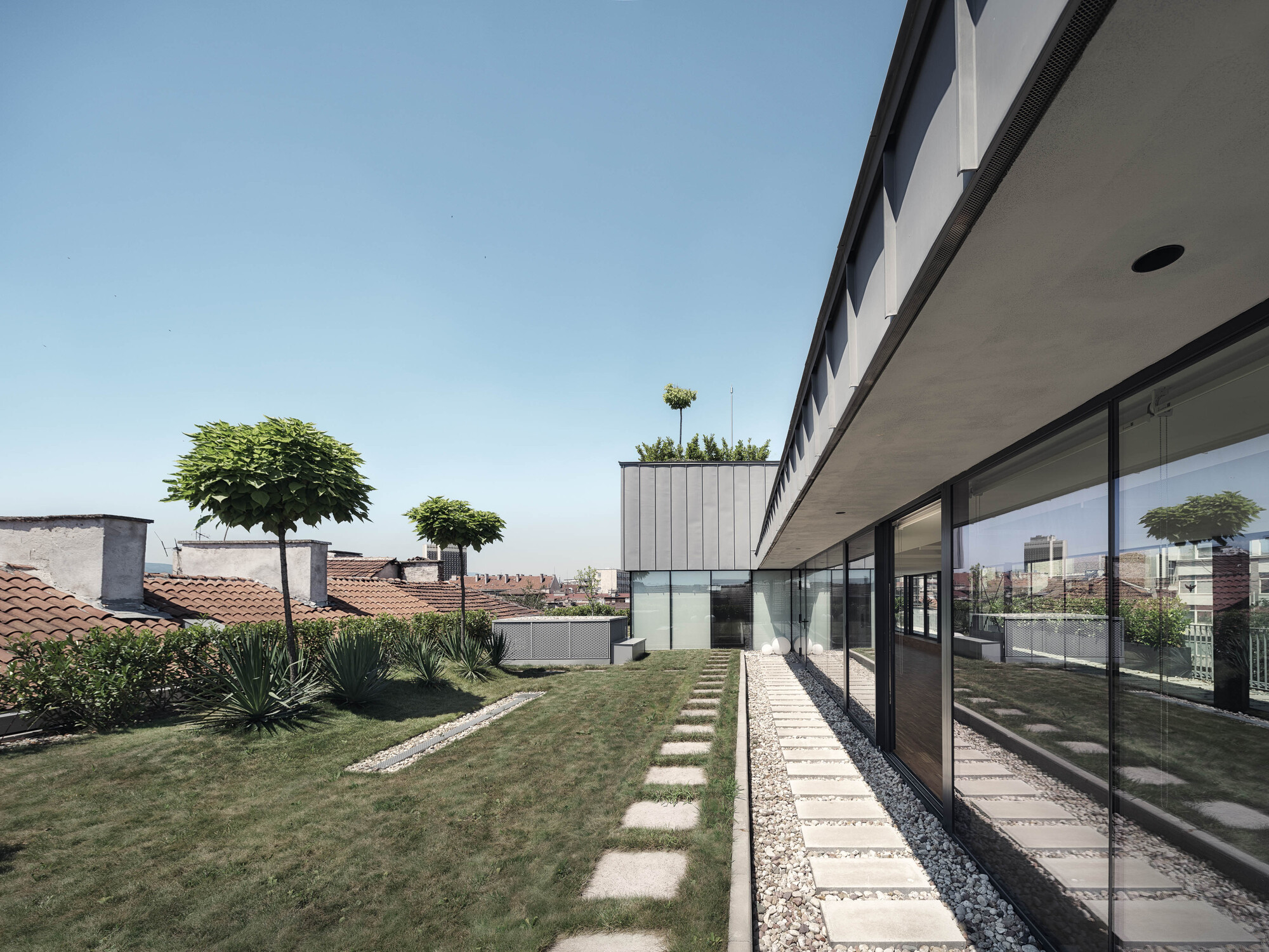 Gallery of MIR Office Building / Bureau XII - 16