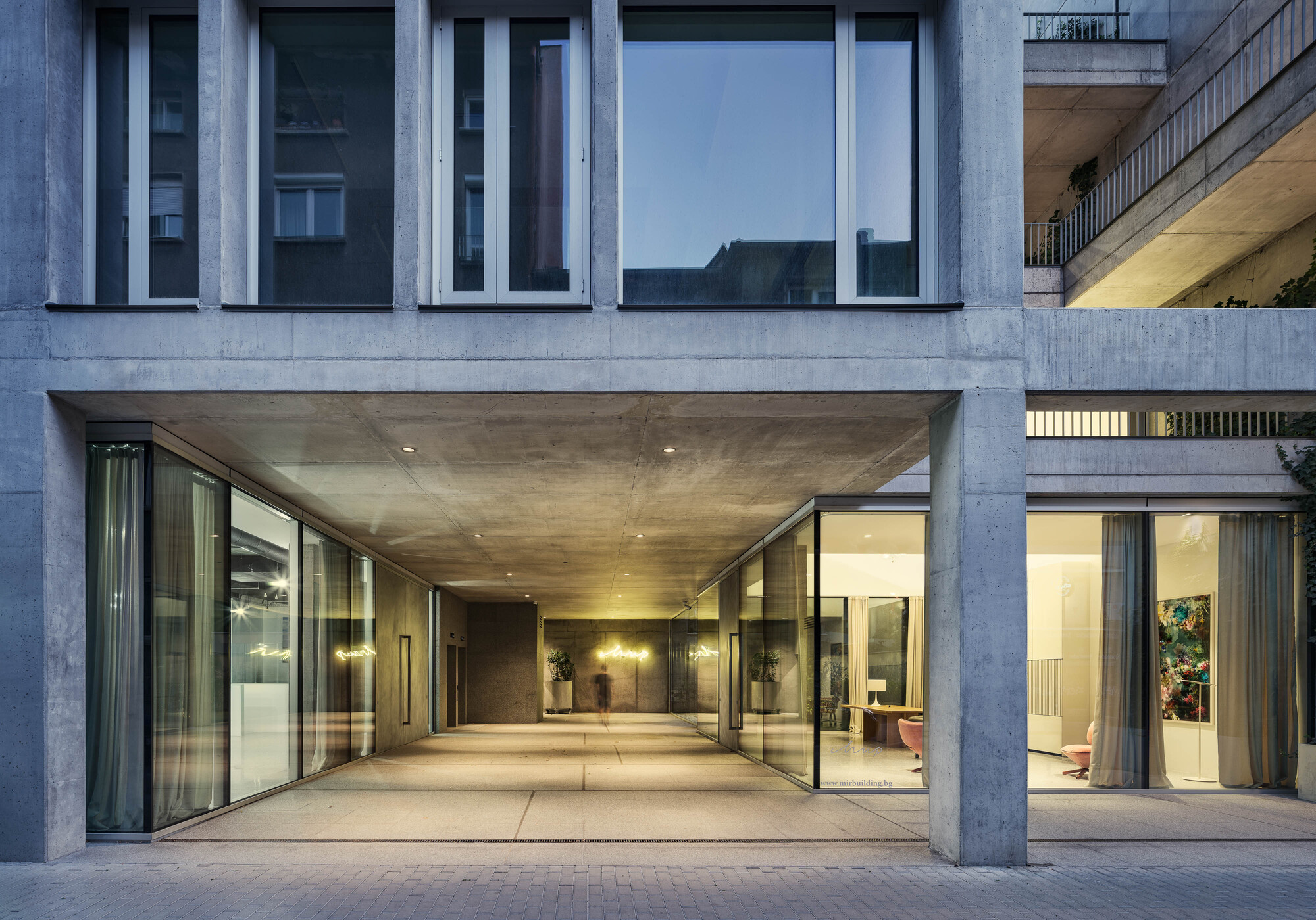 Gallery of MIR Office Building / Bureau XII - 21