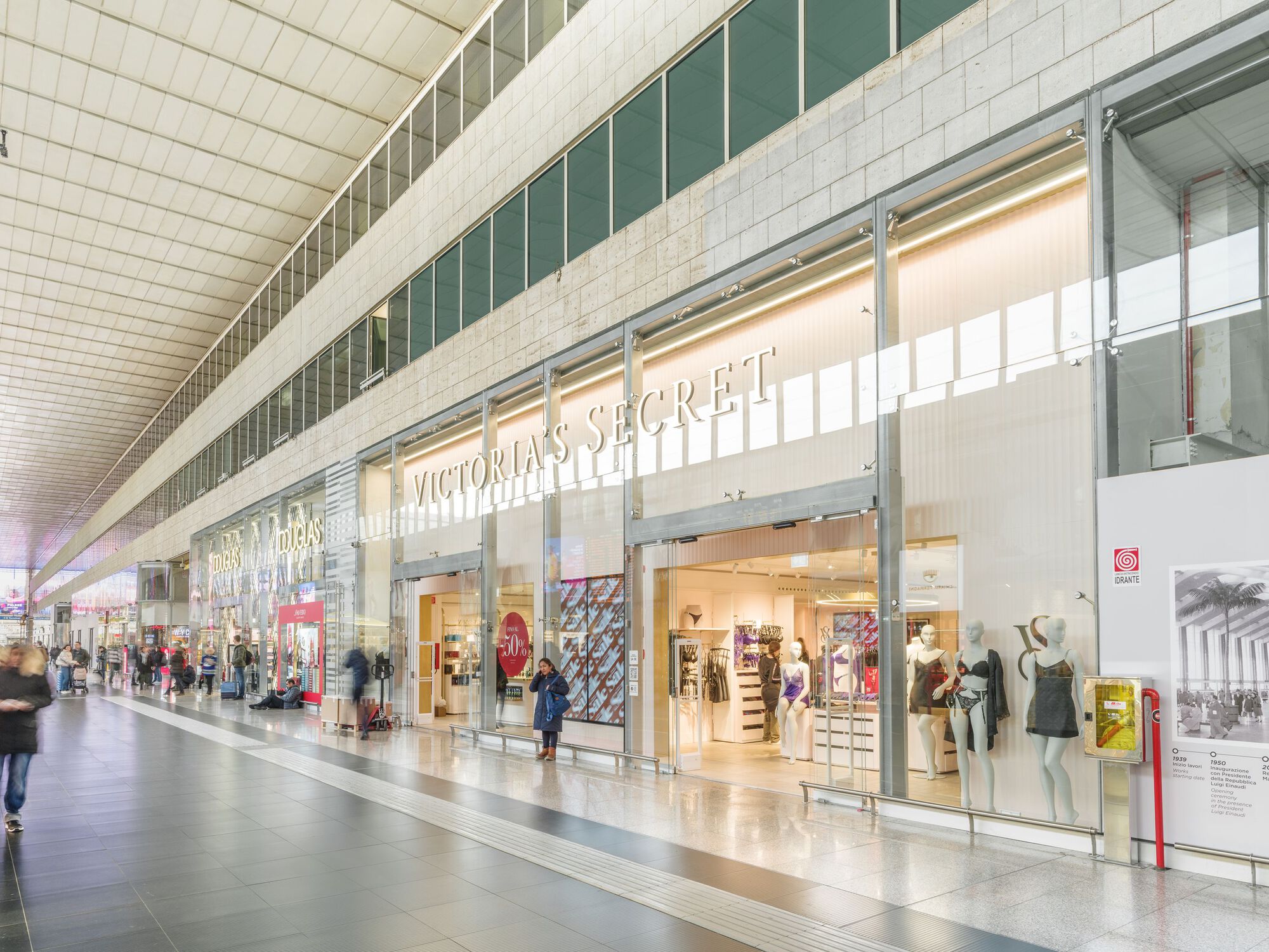 Gallery of Roma Termini Refurbishment / L35 - 16
