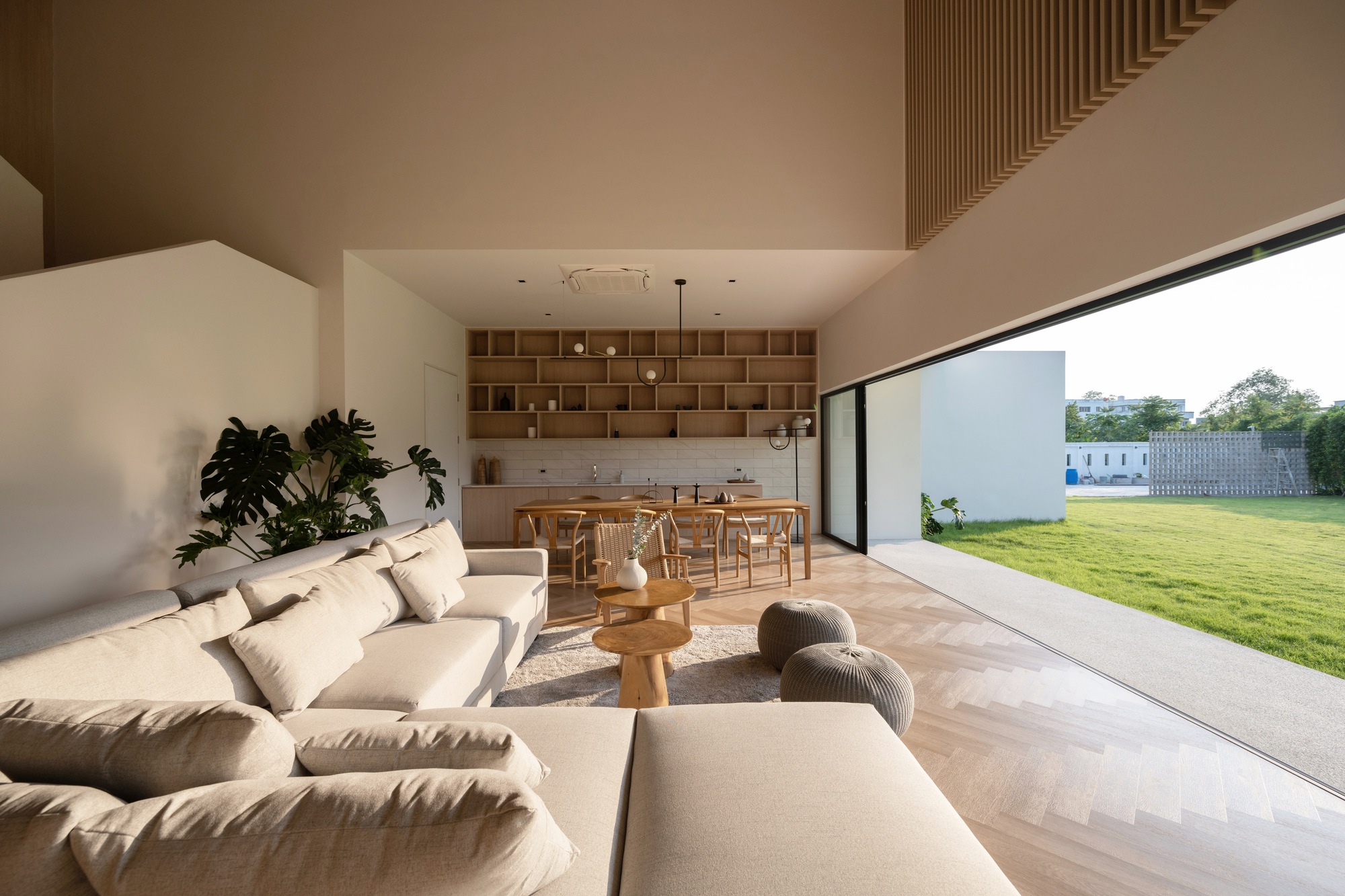 Gallery of The Recessed Residence / WARchitect - 12