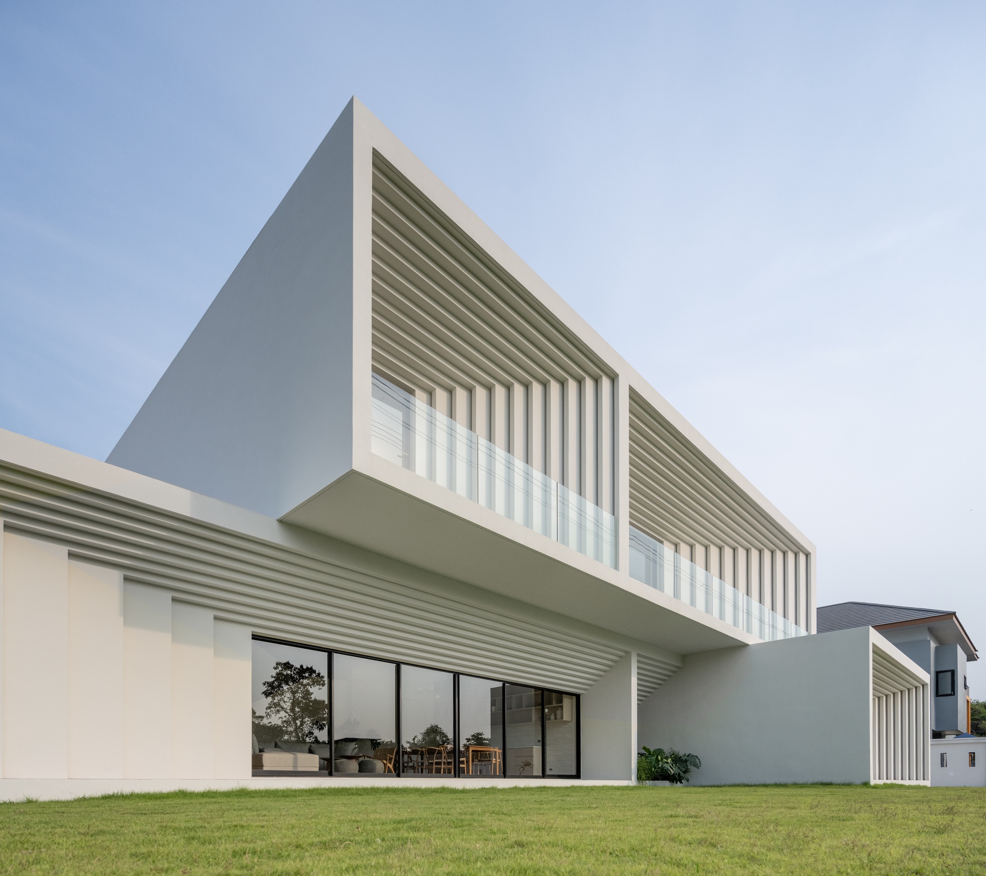Gallery of The Recessed Residence / WARchitect - 7