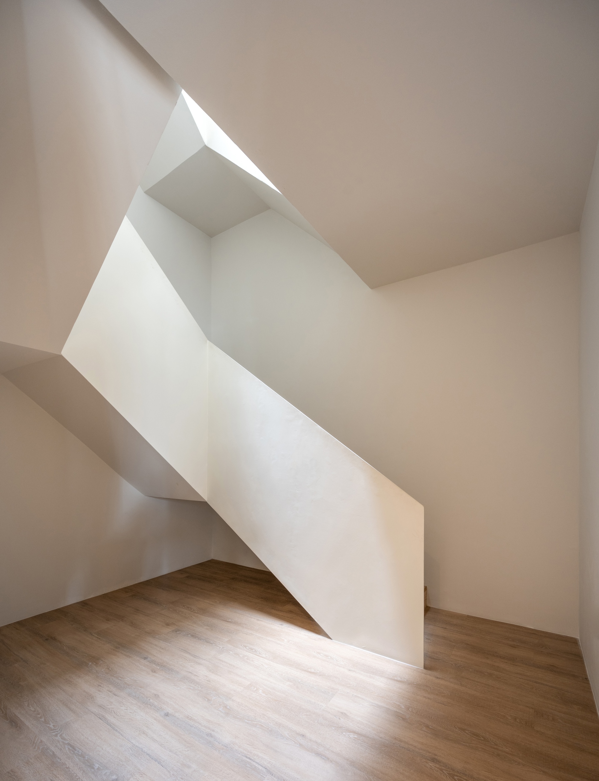 Gallery of Full House / WARchitect - 11