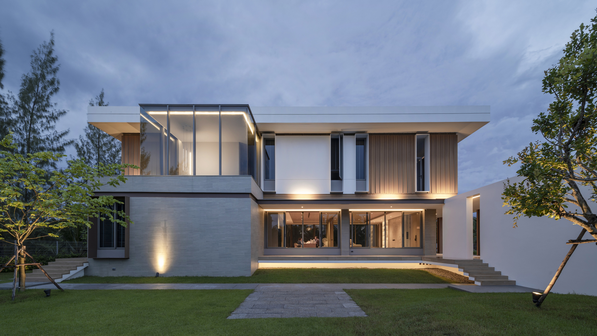 Gallery of Baan Khun Yak House / dminusplusb - 37