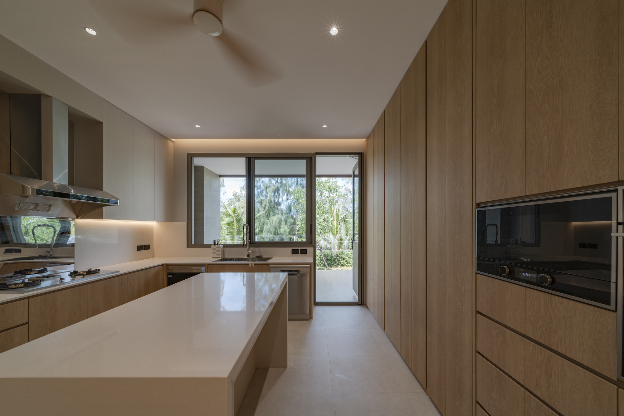 Gallery of Baan Khun Yak House / dminusplusb - 19