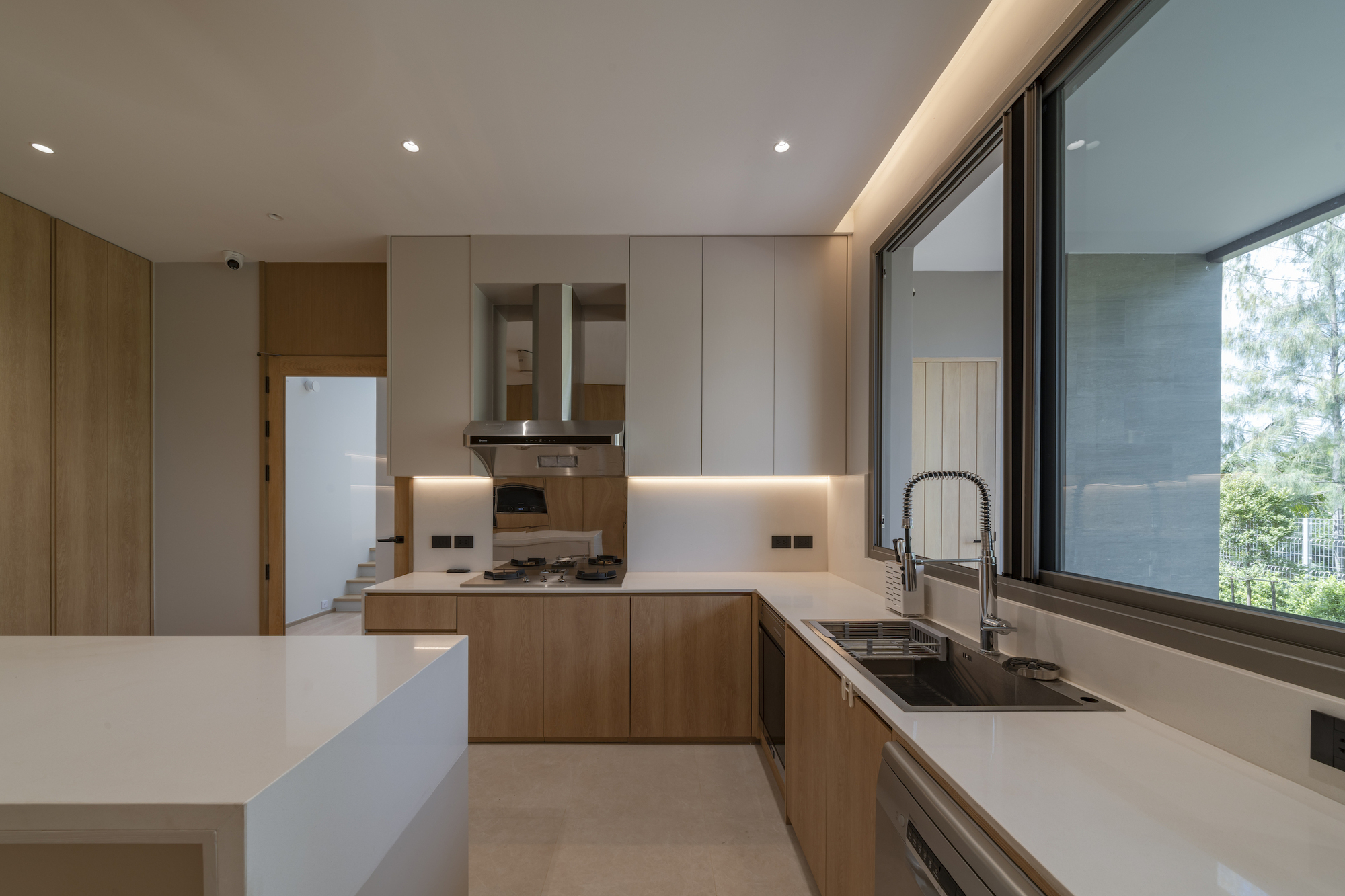 Gallery of Baan Khun Yak House / dminusplusb - 18