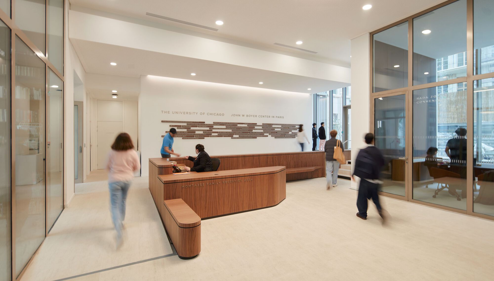 Galeria de Centro John W. Boyer da Universidade de Chicago em Paris ...