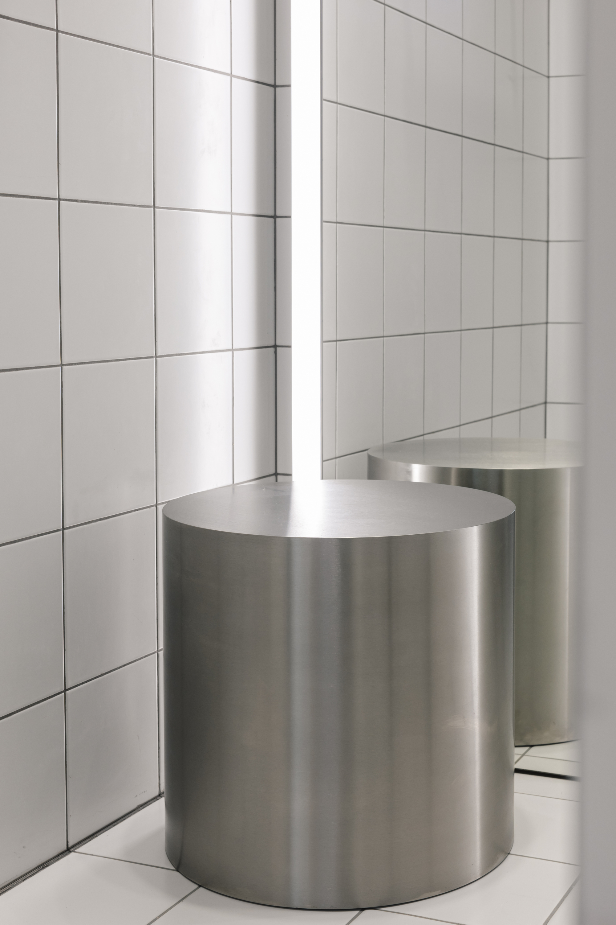 Gallery of One by One Flagship Showroom / Between the Walls - 21